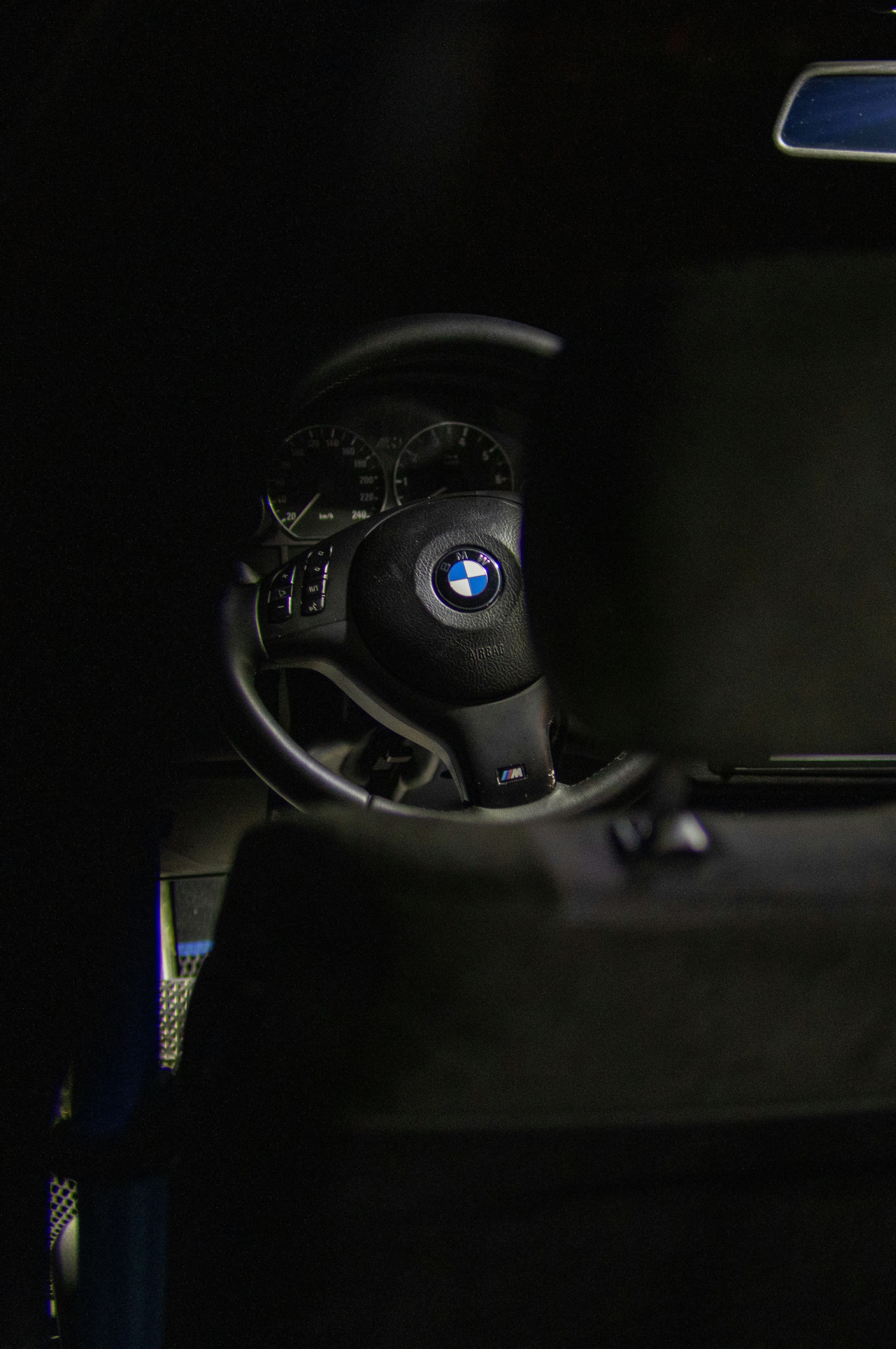 BMW Steering Wheel First-Person: A Glimpse Through the Driver’s Seat