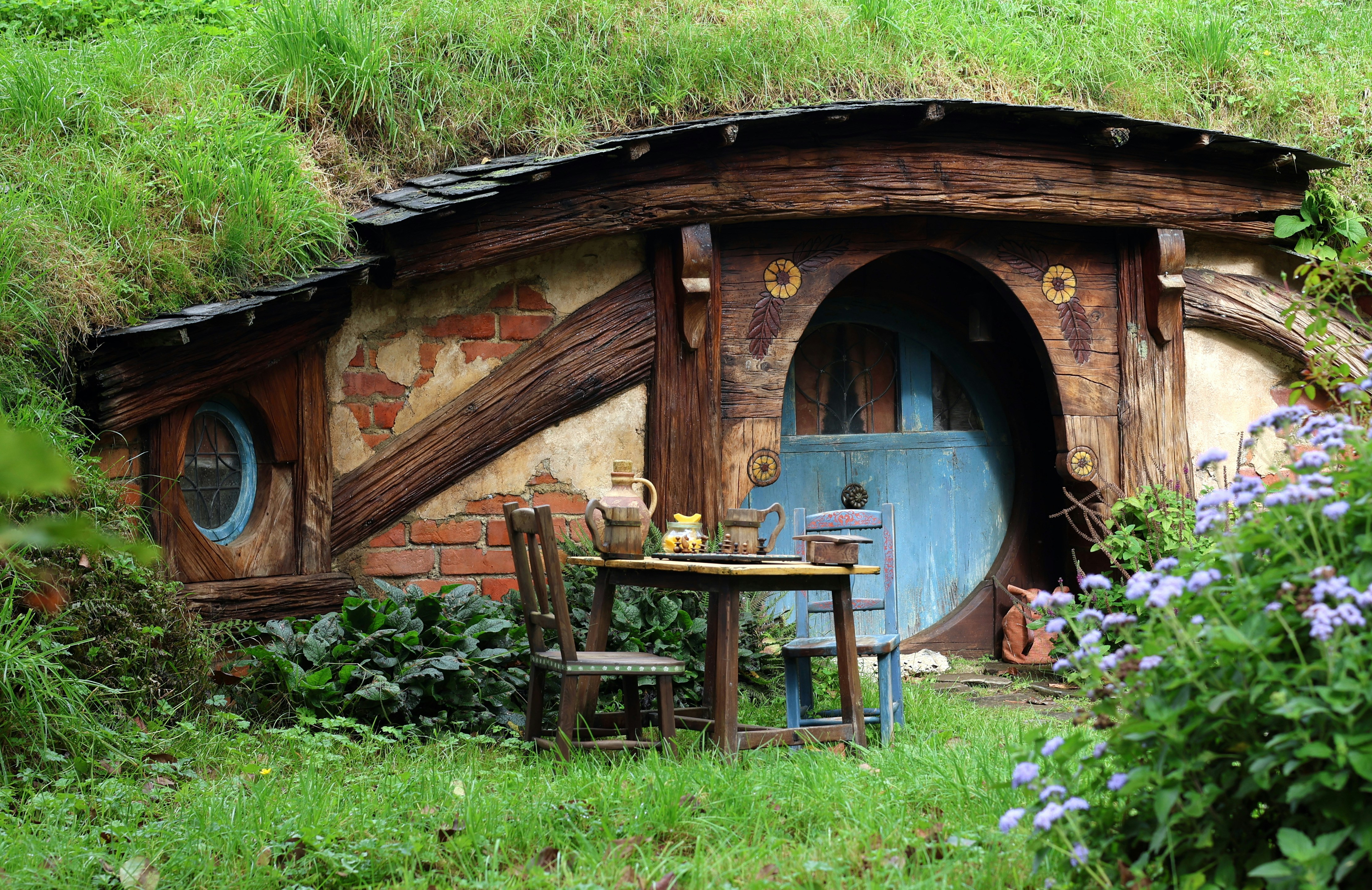 Hobbit Hollow Table for Two