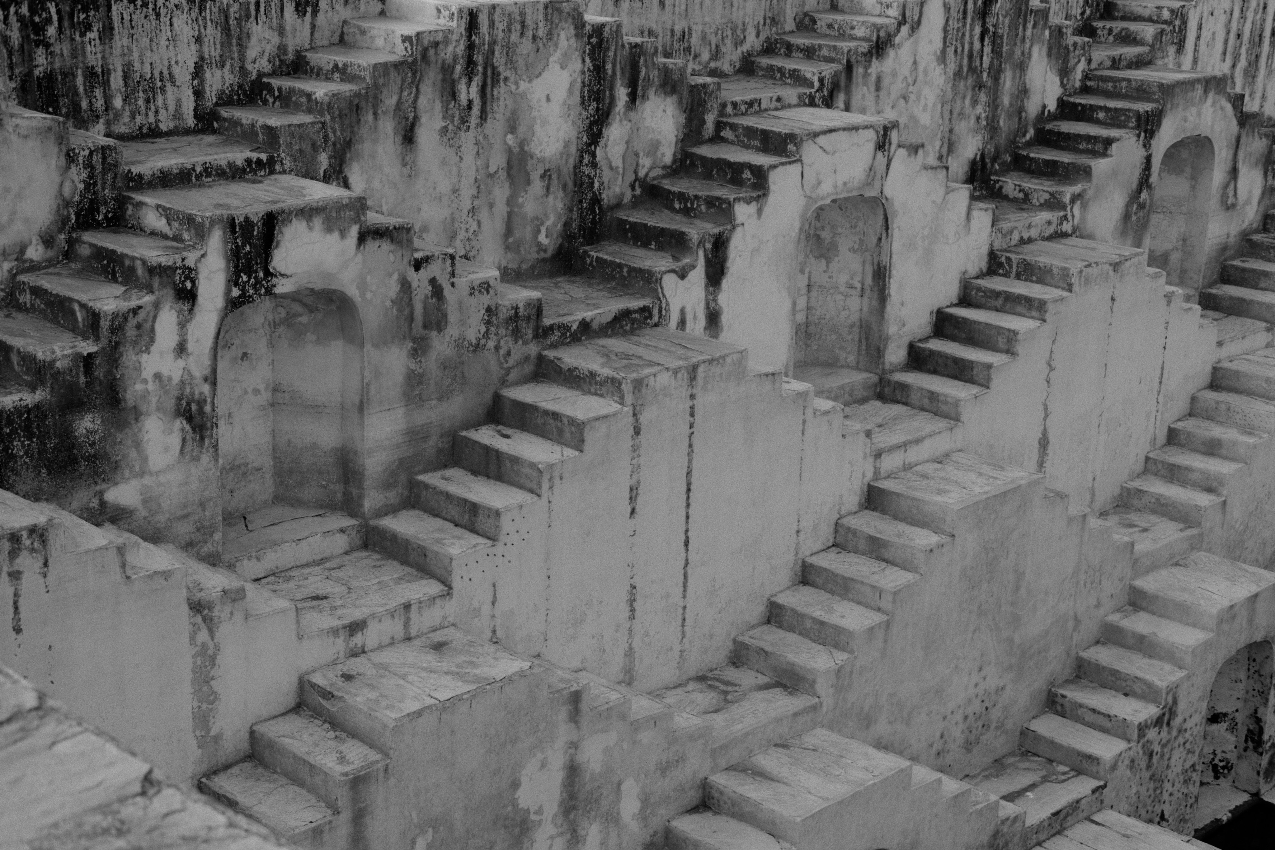 Staircase Echoes: Recurring Steps in a Monochrome Labyrinth