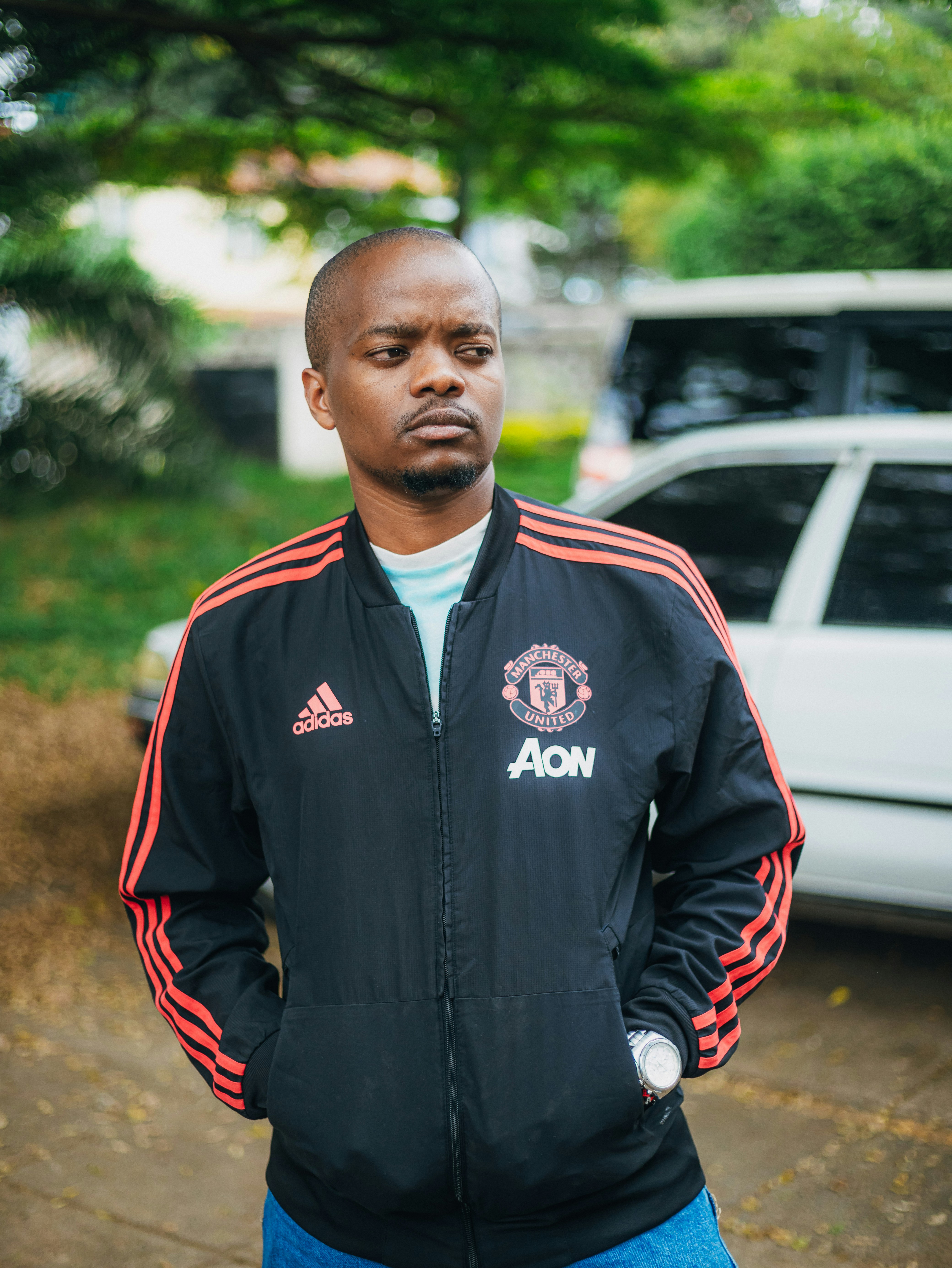 Jacketed Confidence: A Manchester United Supporter Stance