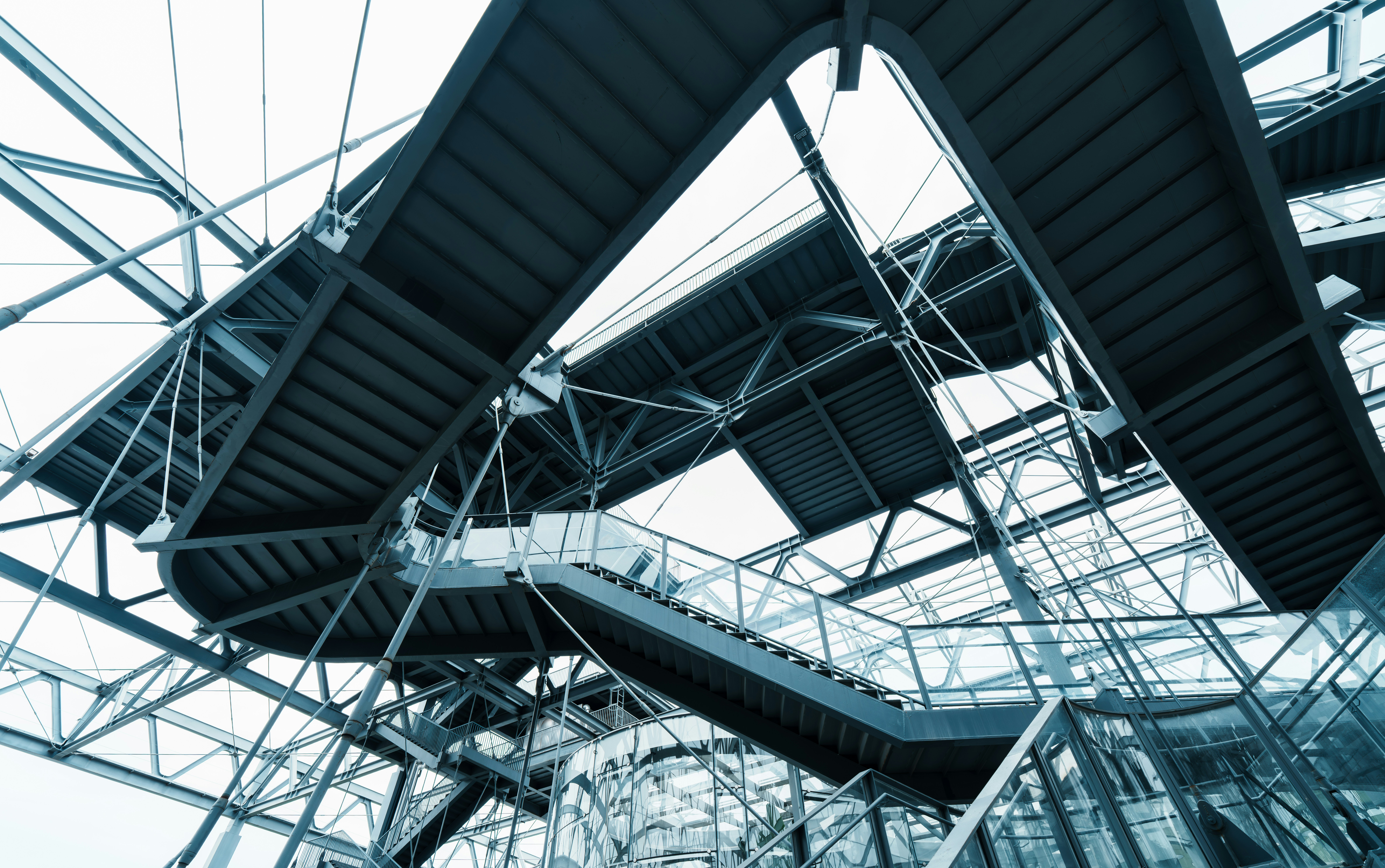 Intertwined Steel Lattice: A Geometric Maze of an Interior Staircase