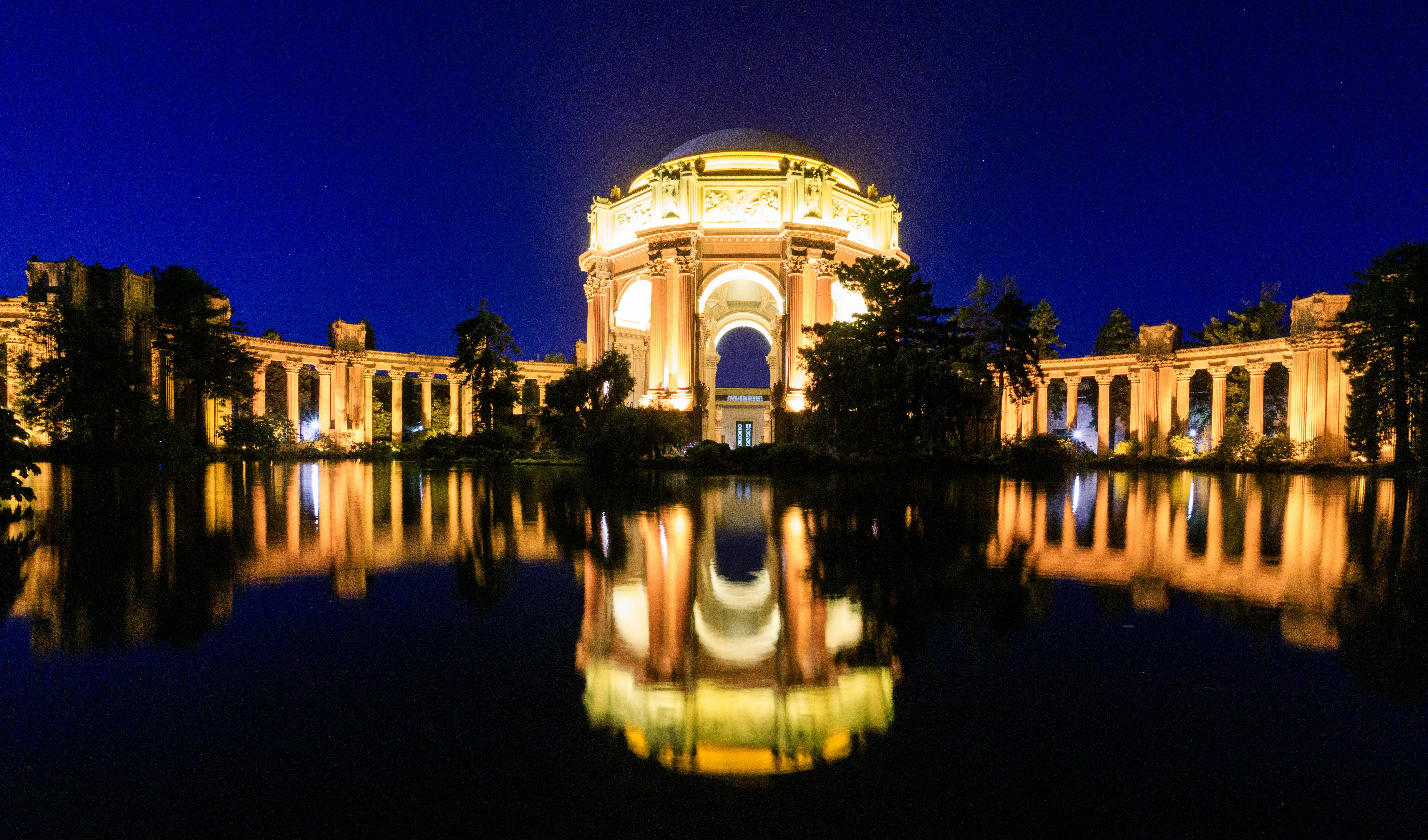 Moonlit Arcadia: Illumination on the Central Rotunda