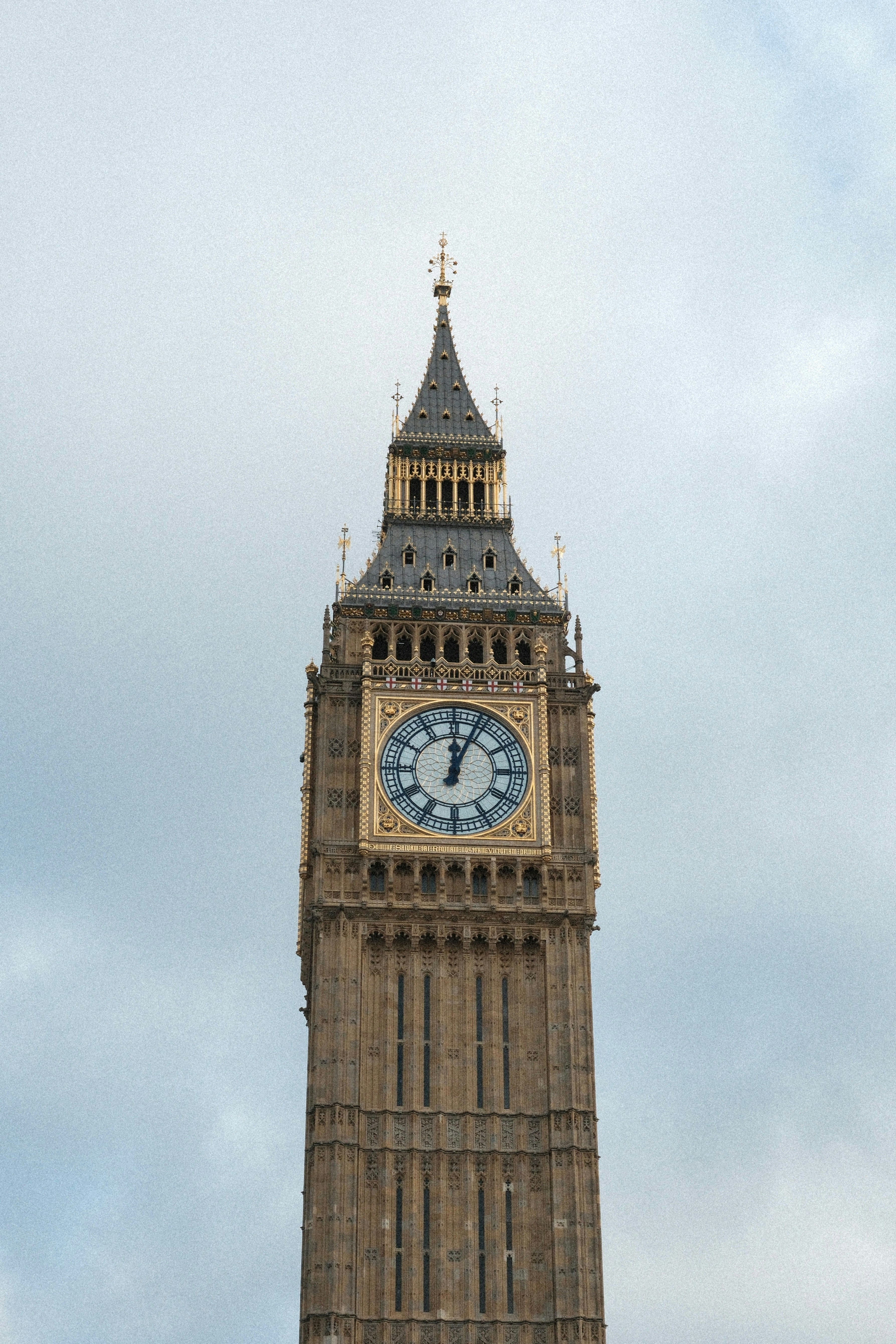 Timekeeper Against the Sky: London’s Clock Tower in Soft Light