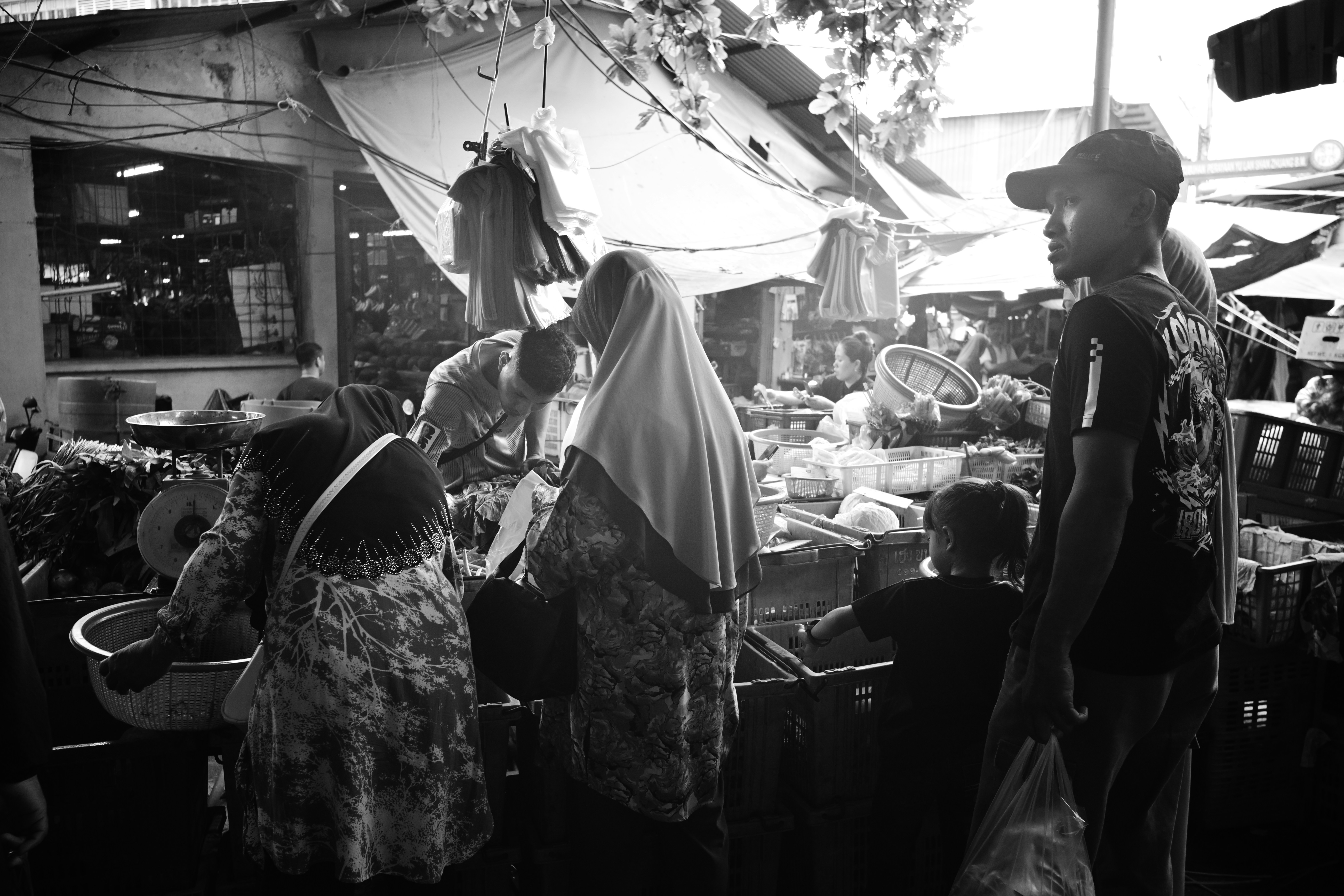 Crowded Market: Quiet Intimacy Beneath the Hawker’s Canopy