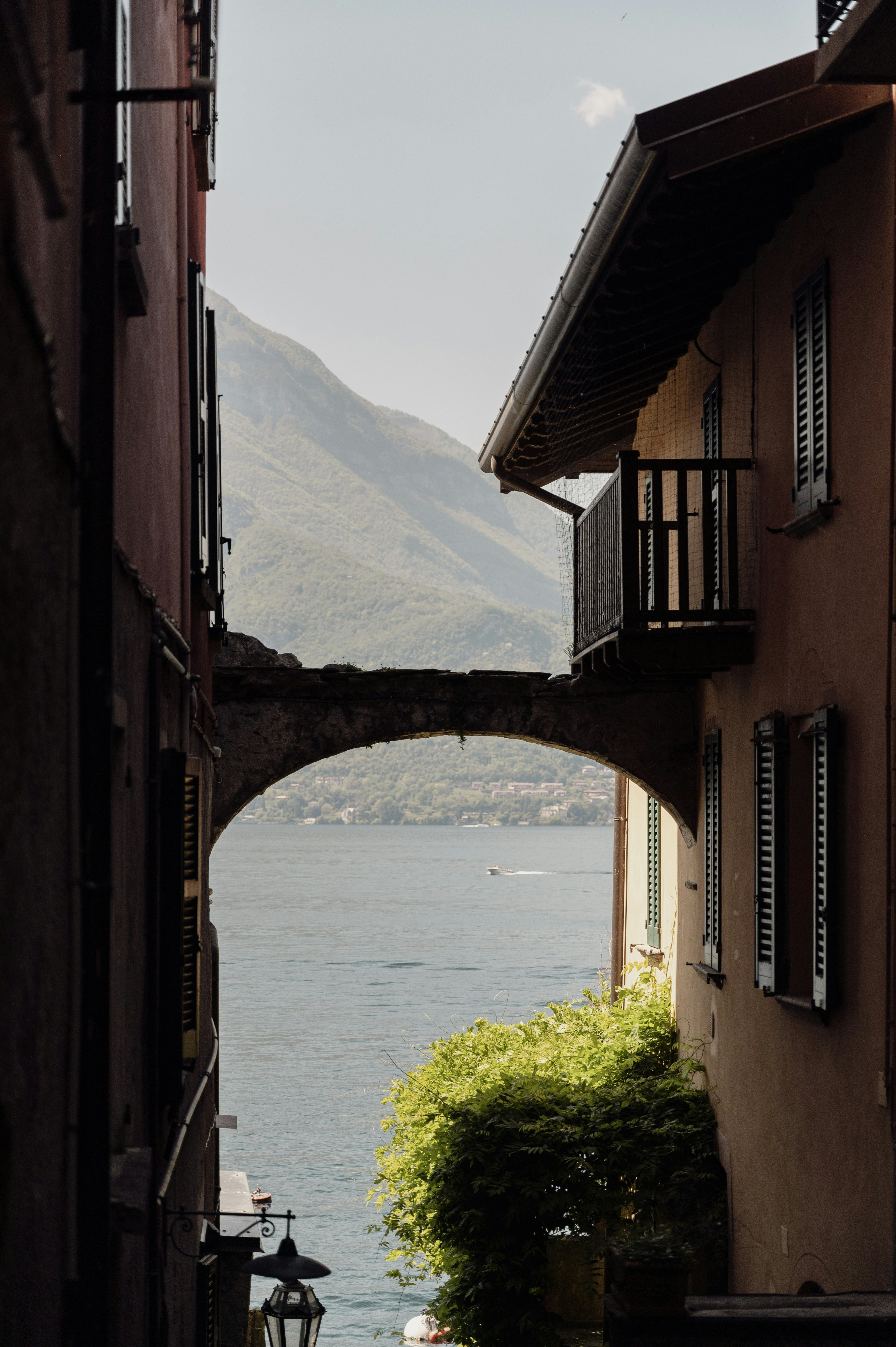 Through the Arch: A Quiet Alley to the Lake