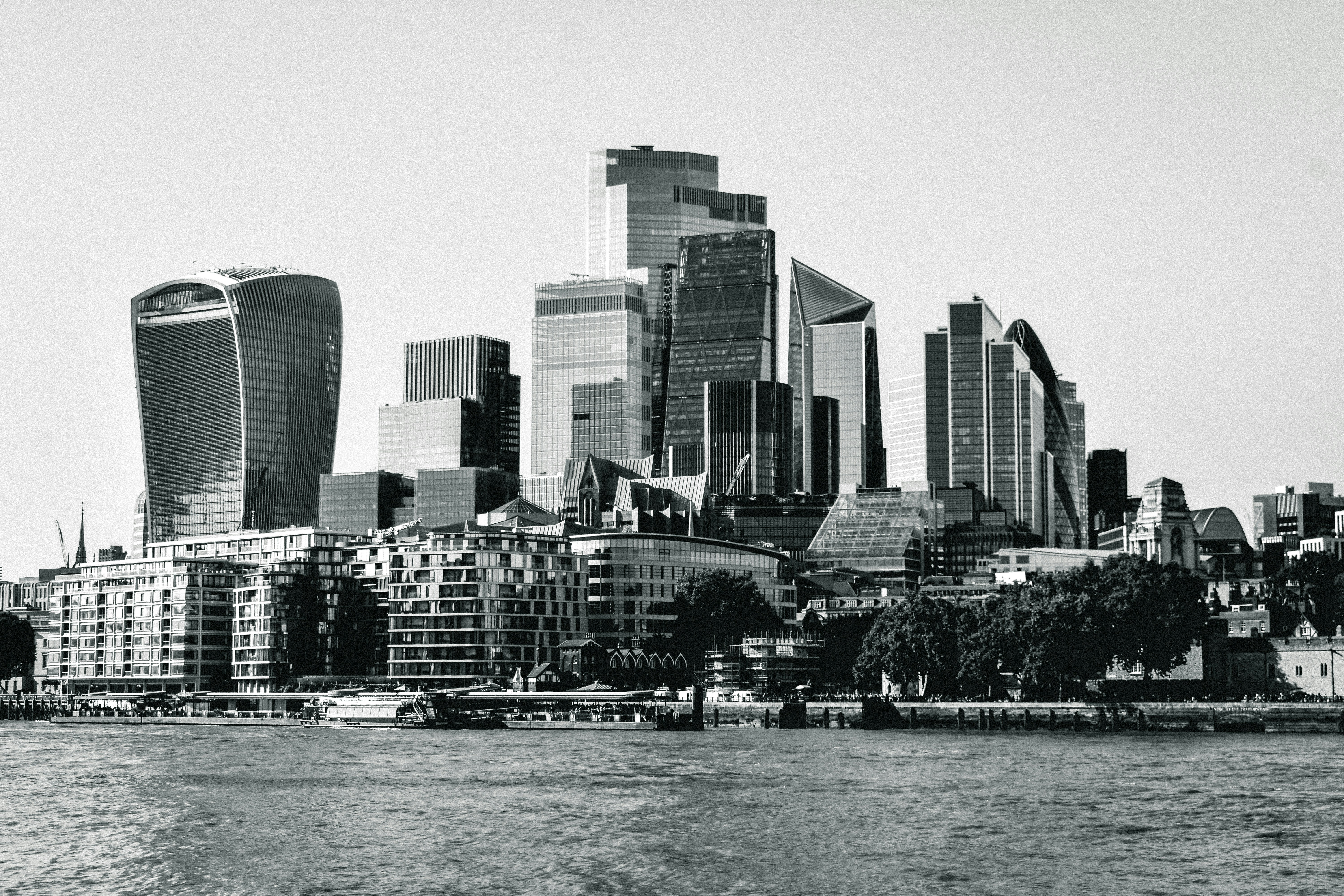 Urban Silhouette: A Monochrome City Across the Thames