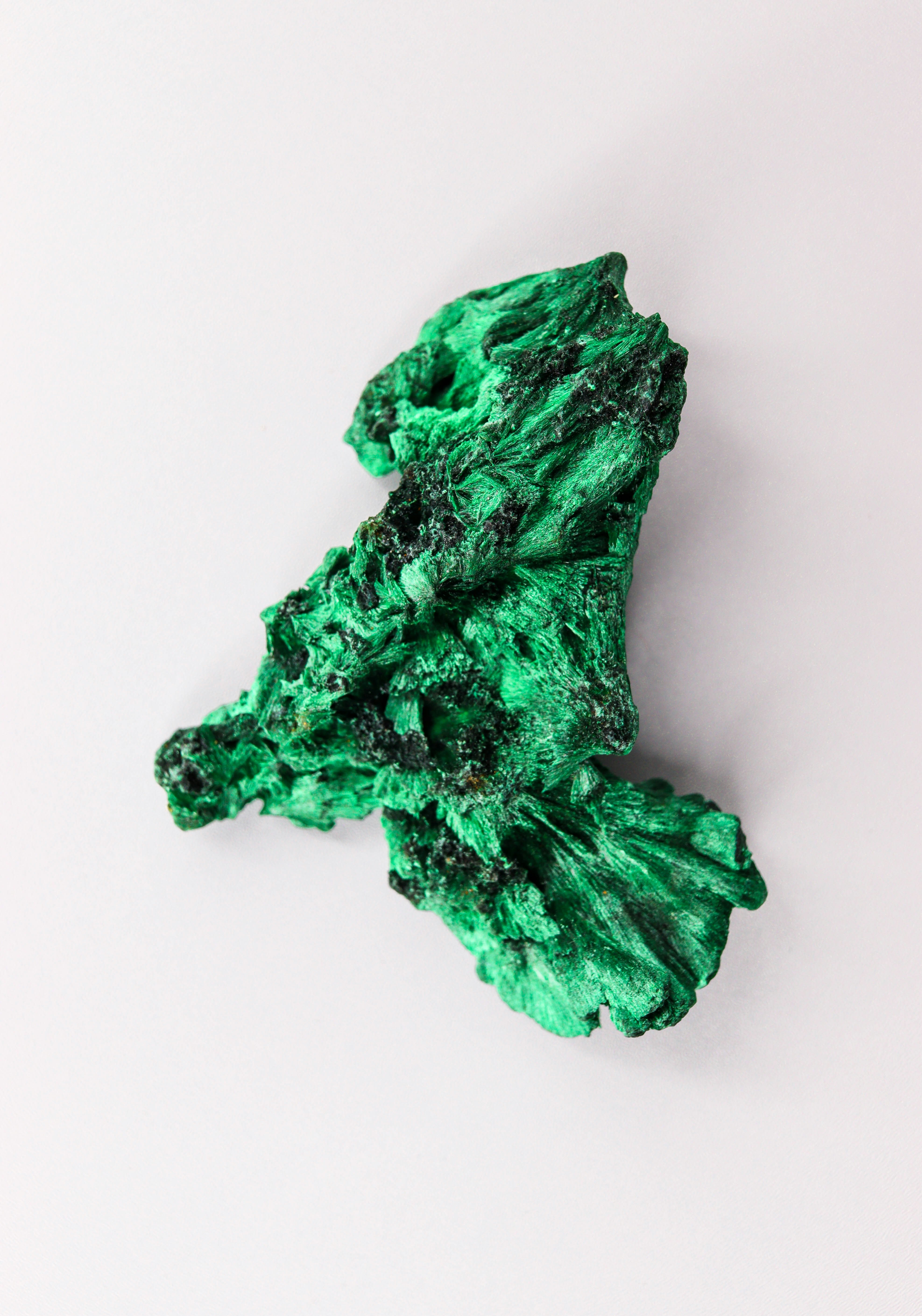 Emerald Fragment: A Sharp Fragment of Verdant Mineralocity
