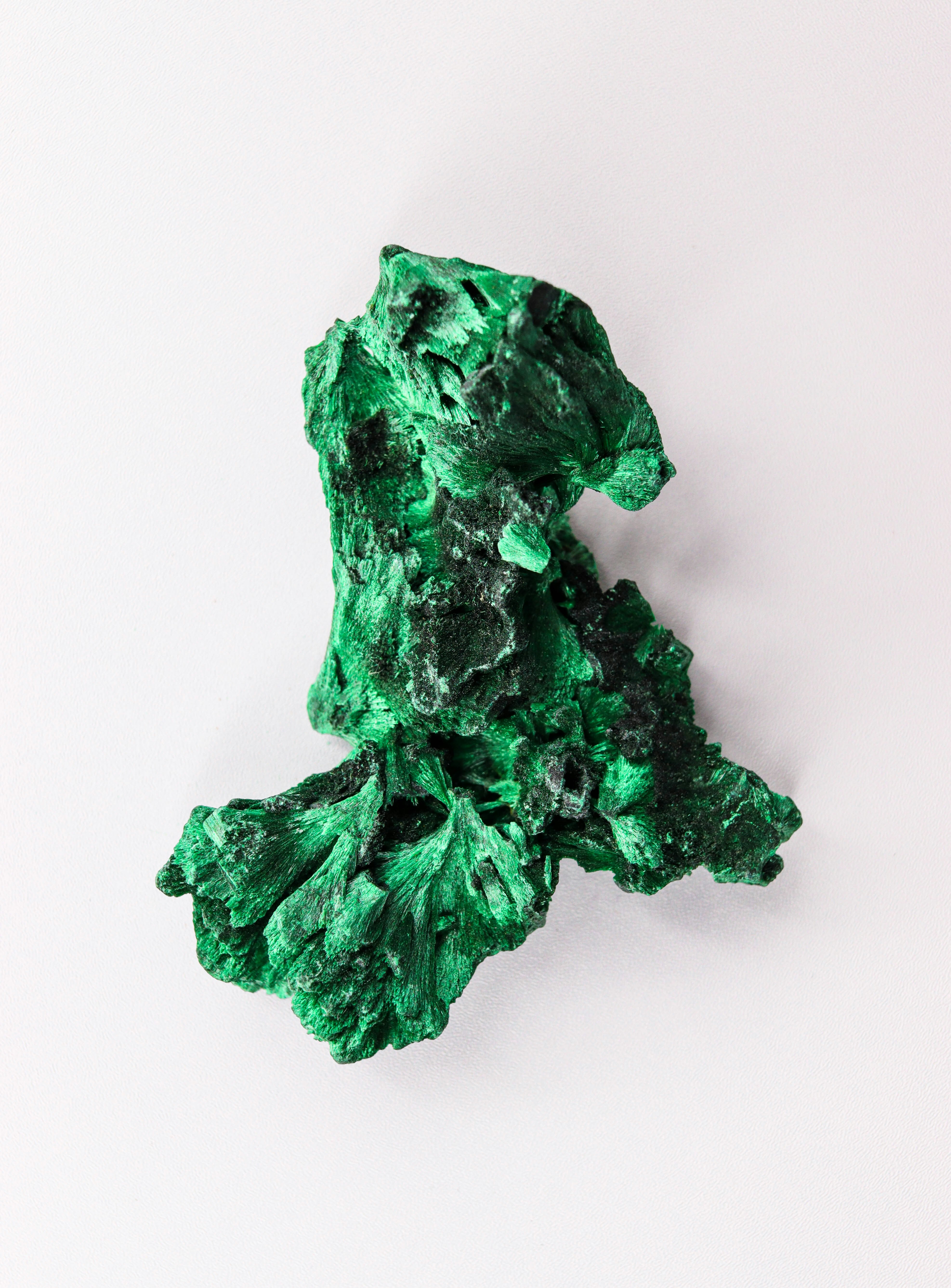 Emerald Crumble: A Fragment of Deep Green Minerality