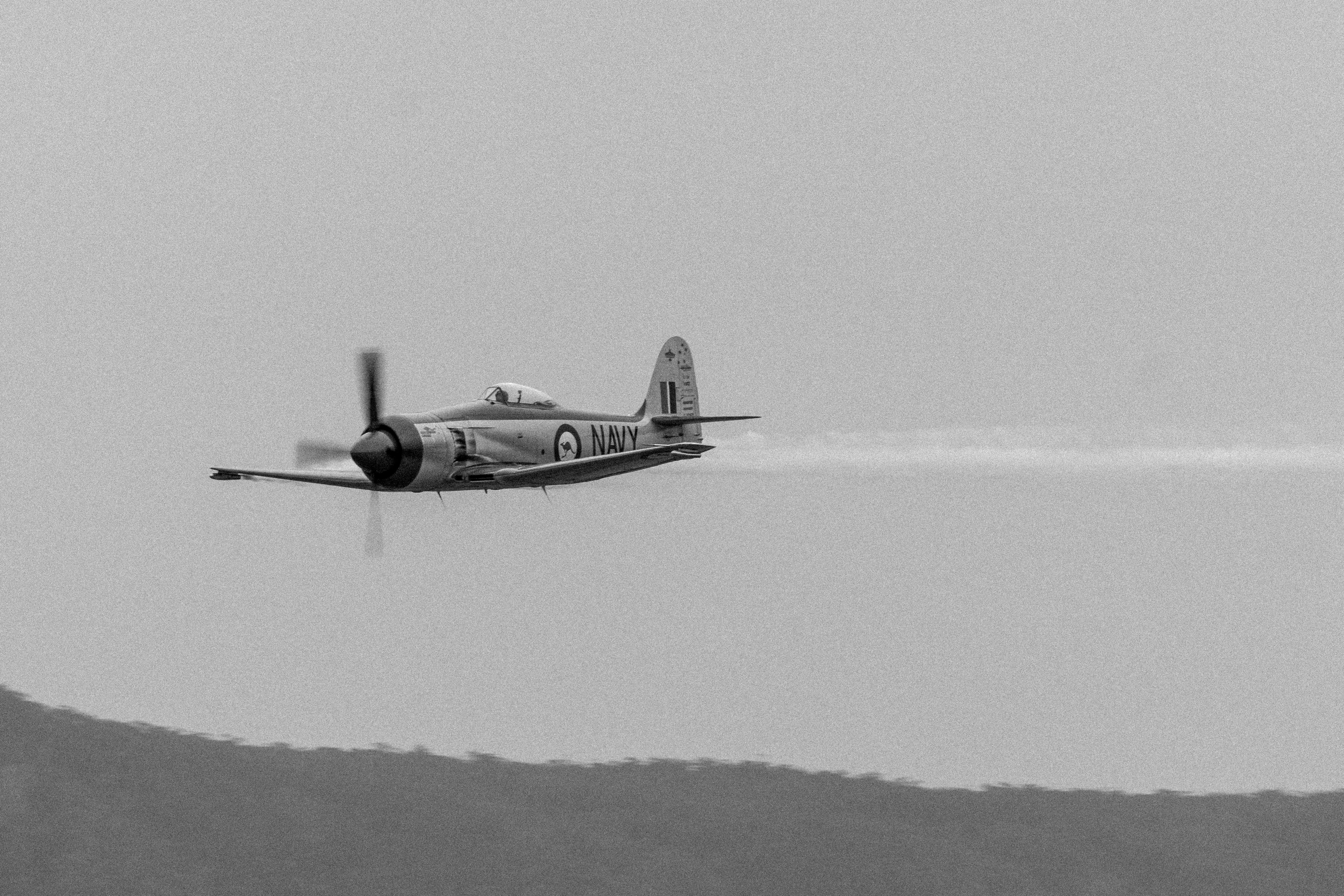 Old RAN prop plane does a low pass at the Wings over Shellharbour airshow.