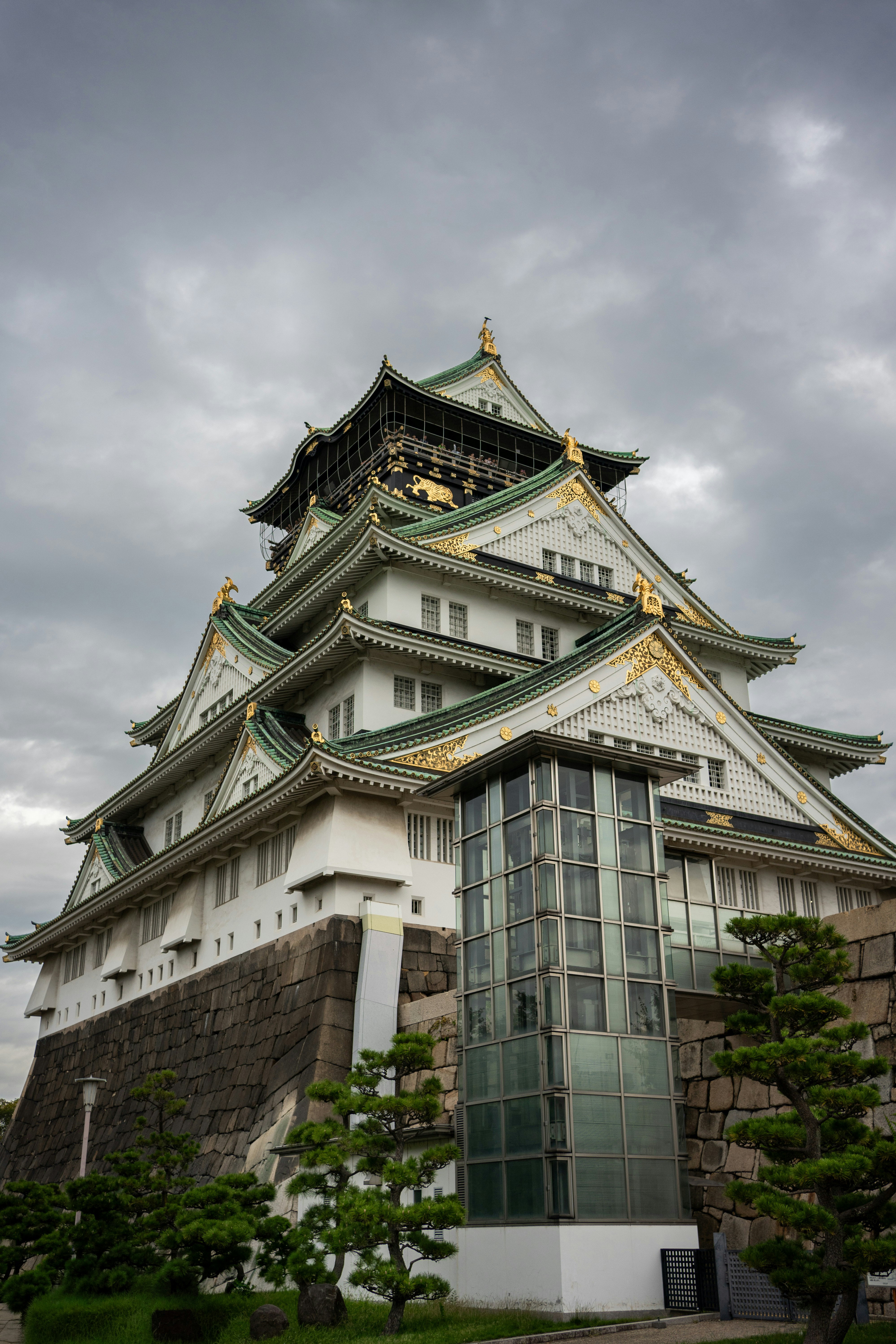 Castle in the Clouds: A Neo-Feudal Fortress Rising from Stone