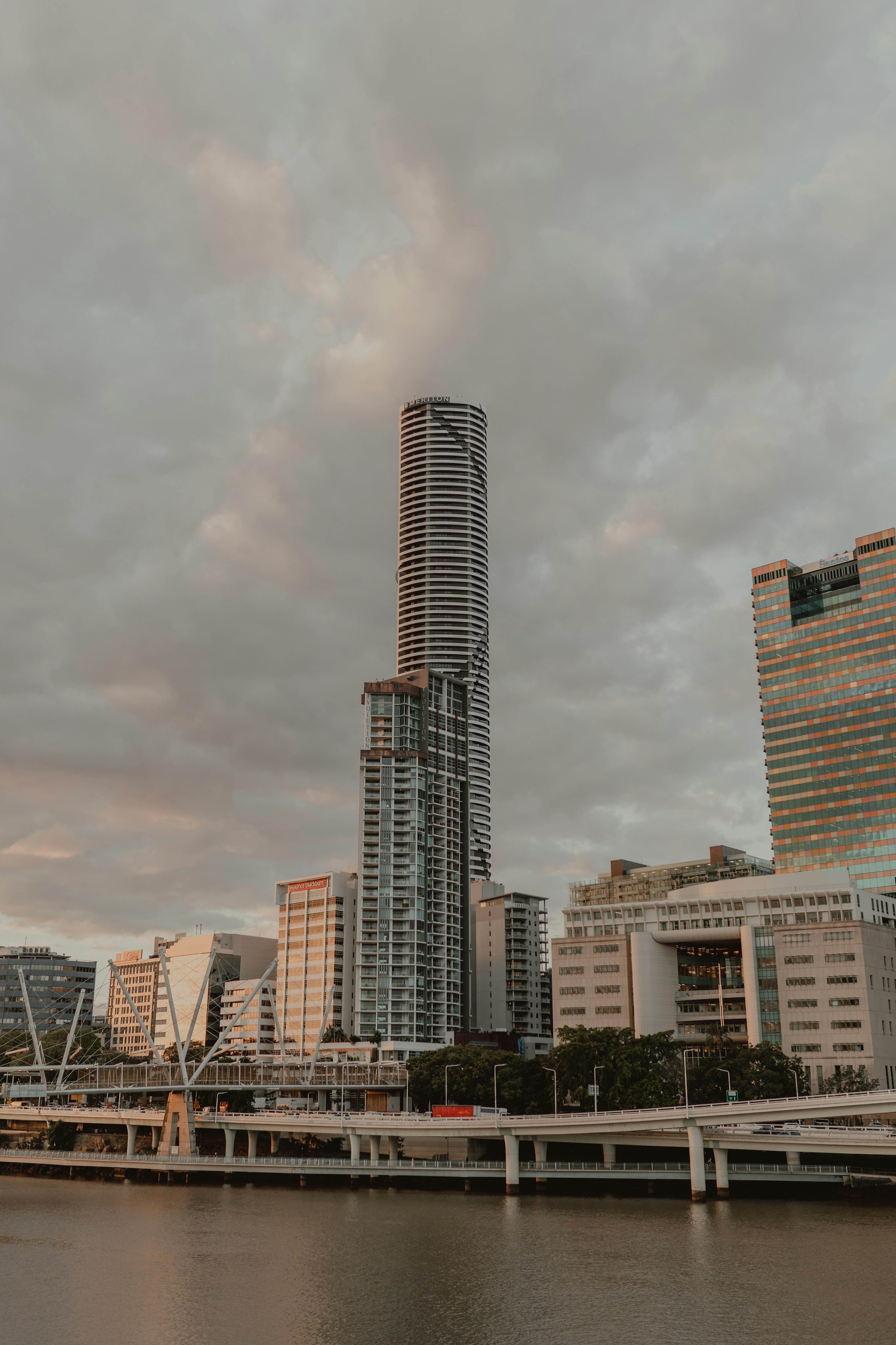 Skyline Sentinel: A Sunset Over the Riverfront Tower