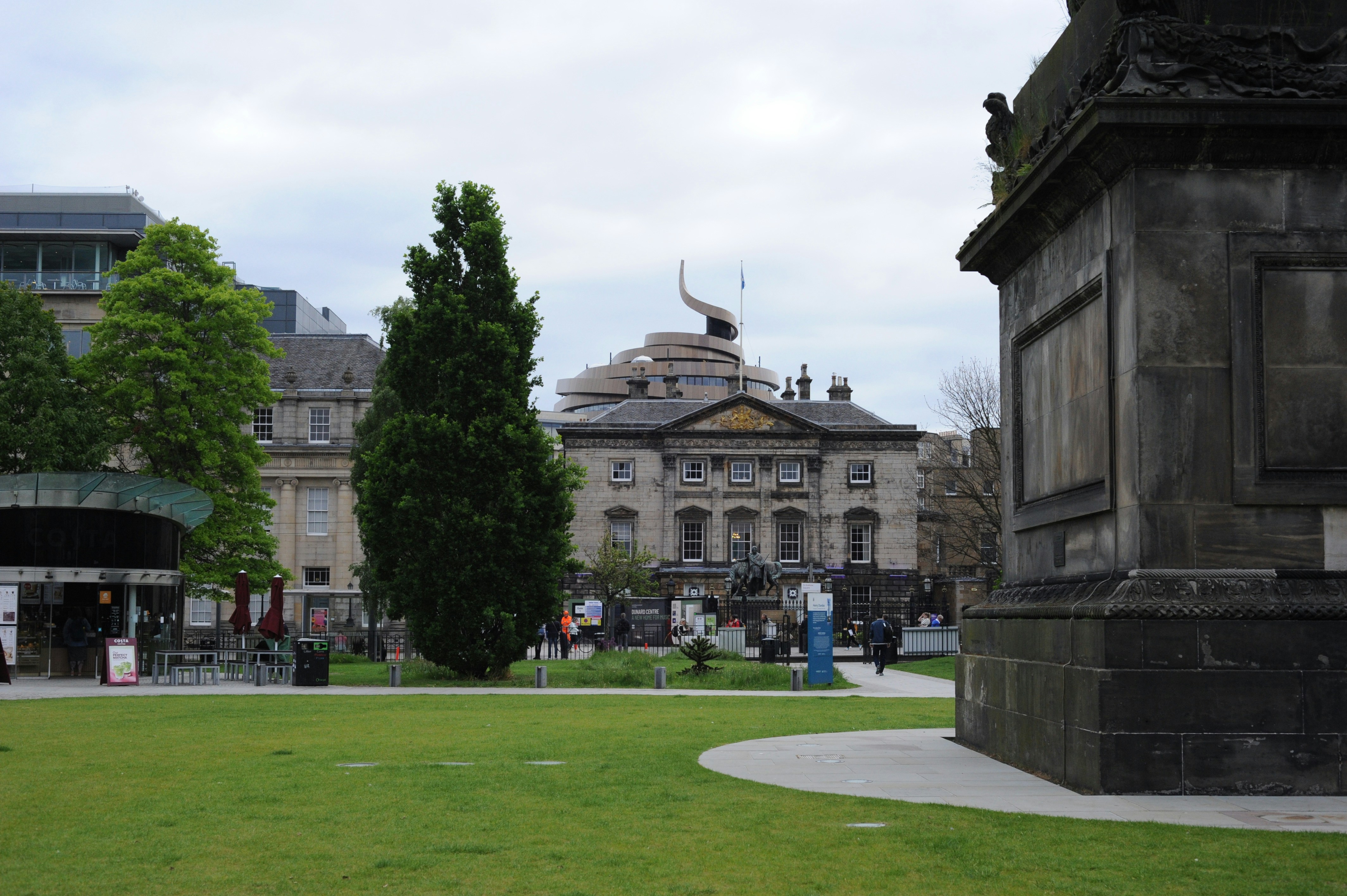 Monumental Urban Quiet: A Central Square Framed by Historic Facades