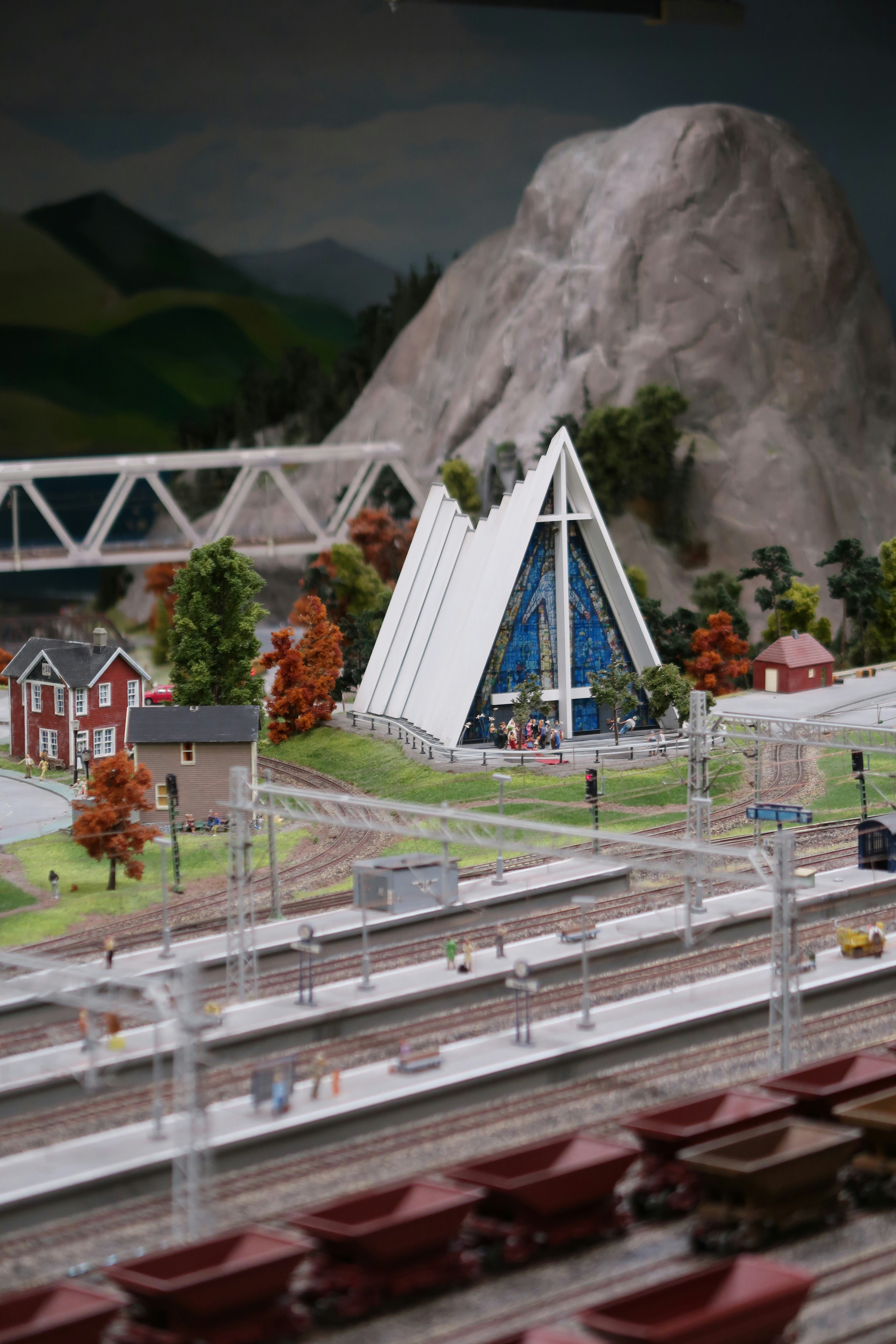 Miniature Cathedral by the Tracks: A Scenic Trainset Oasis