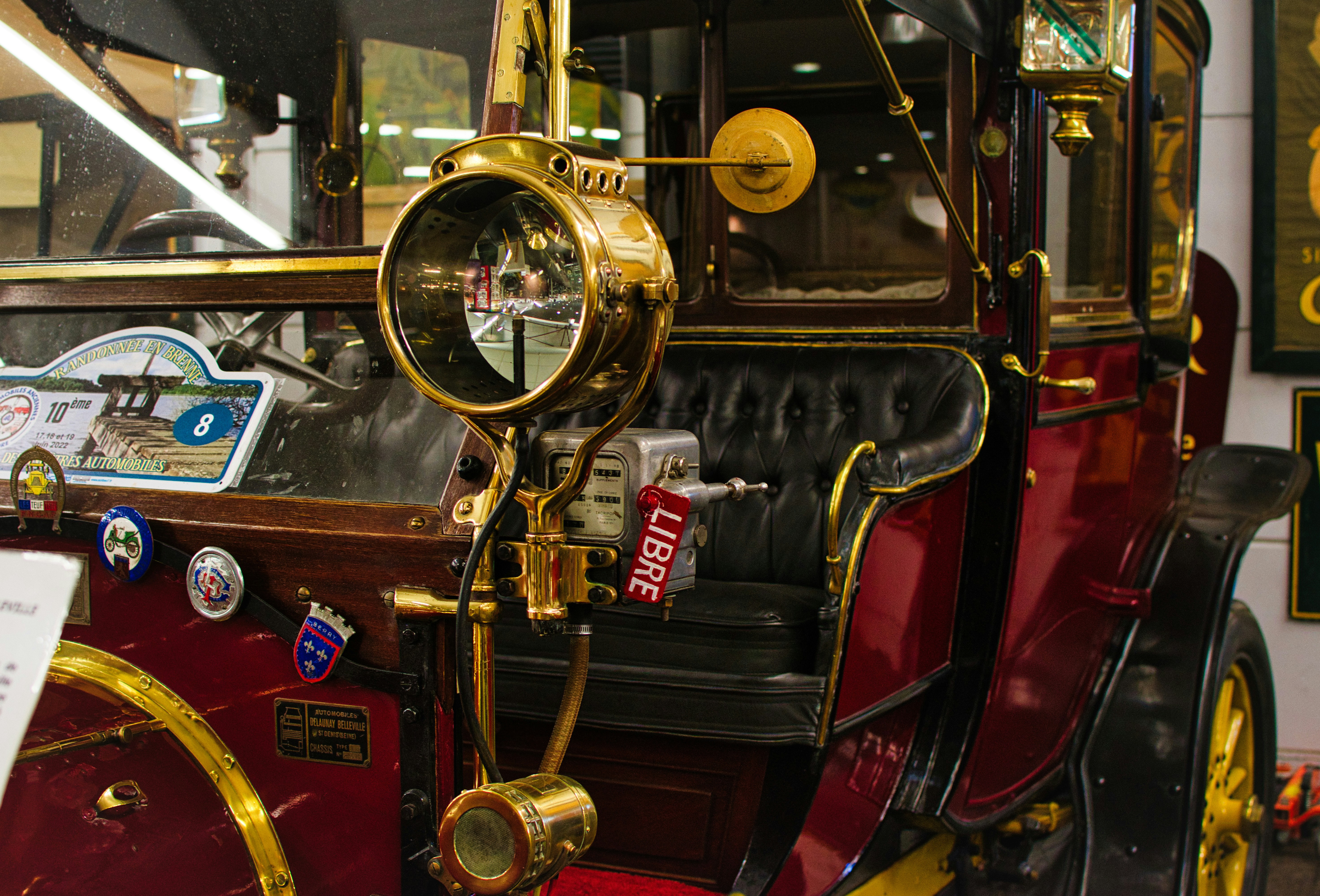 Golden Beacon on a Velvet Cab: A Vintage Car Spotlight