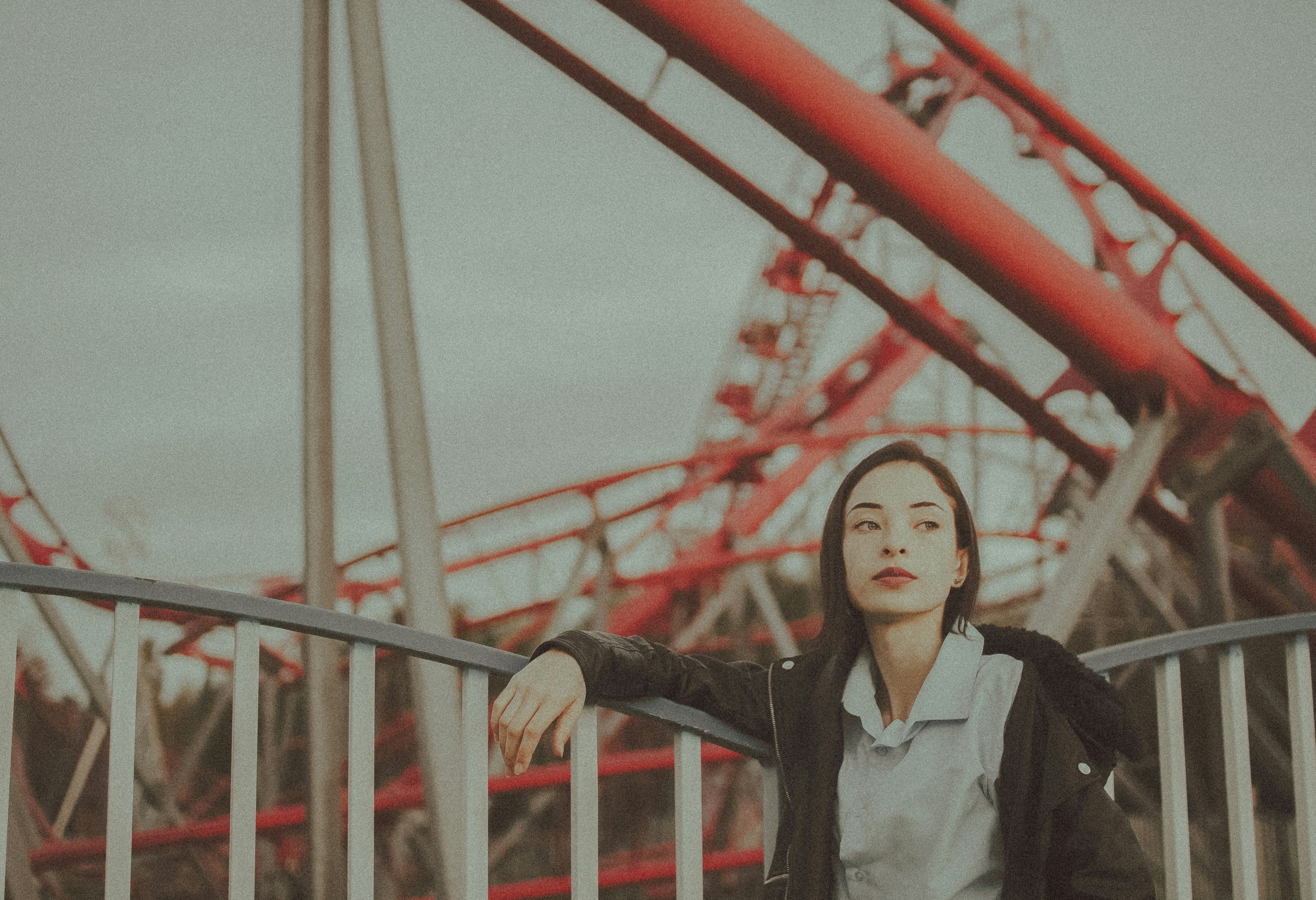 On the Edge of the Ride: A Quiet Confidence Amid Steel Arches