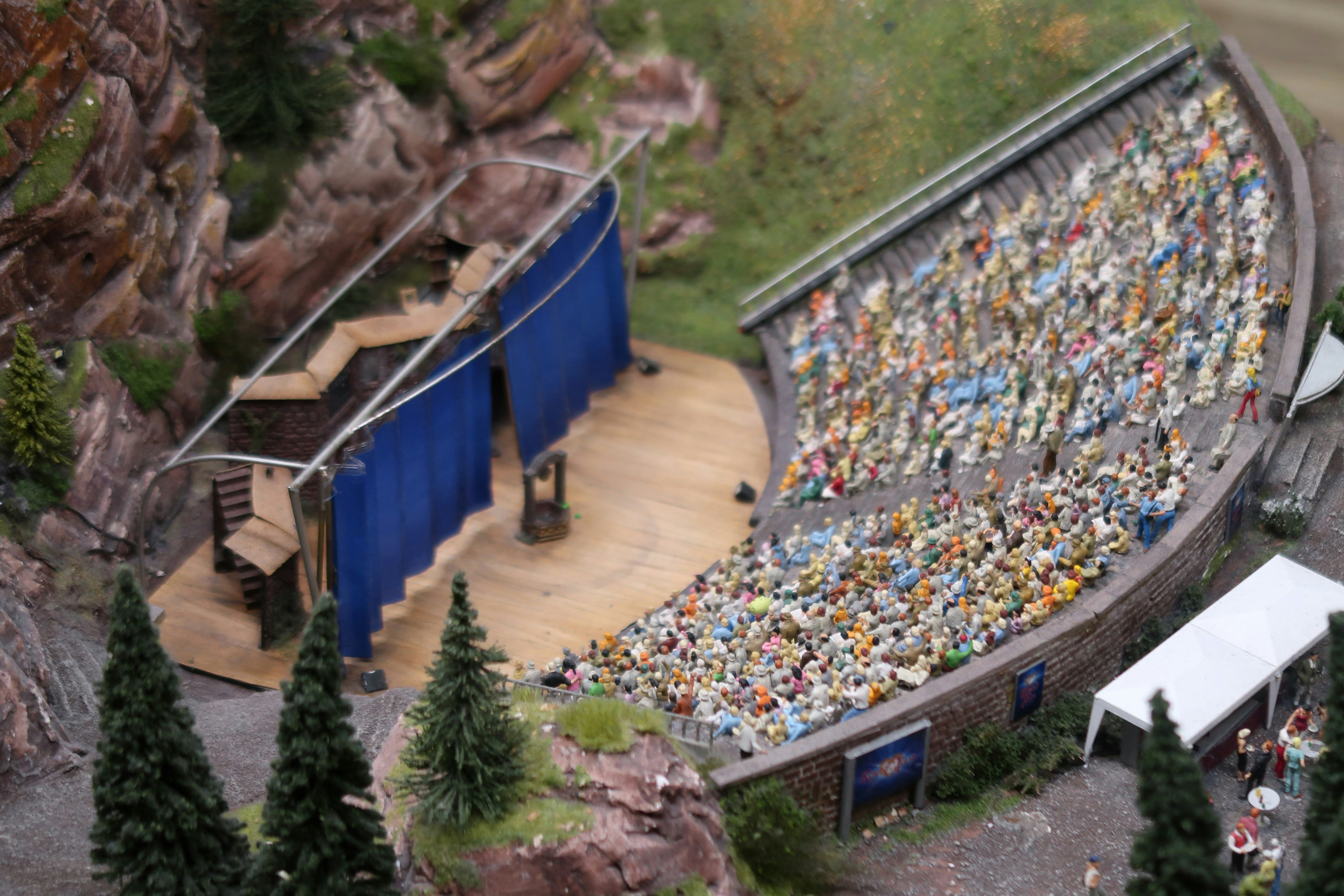 Miniature Amphitheater: Aerial View of a Curved Seating Cliffscape