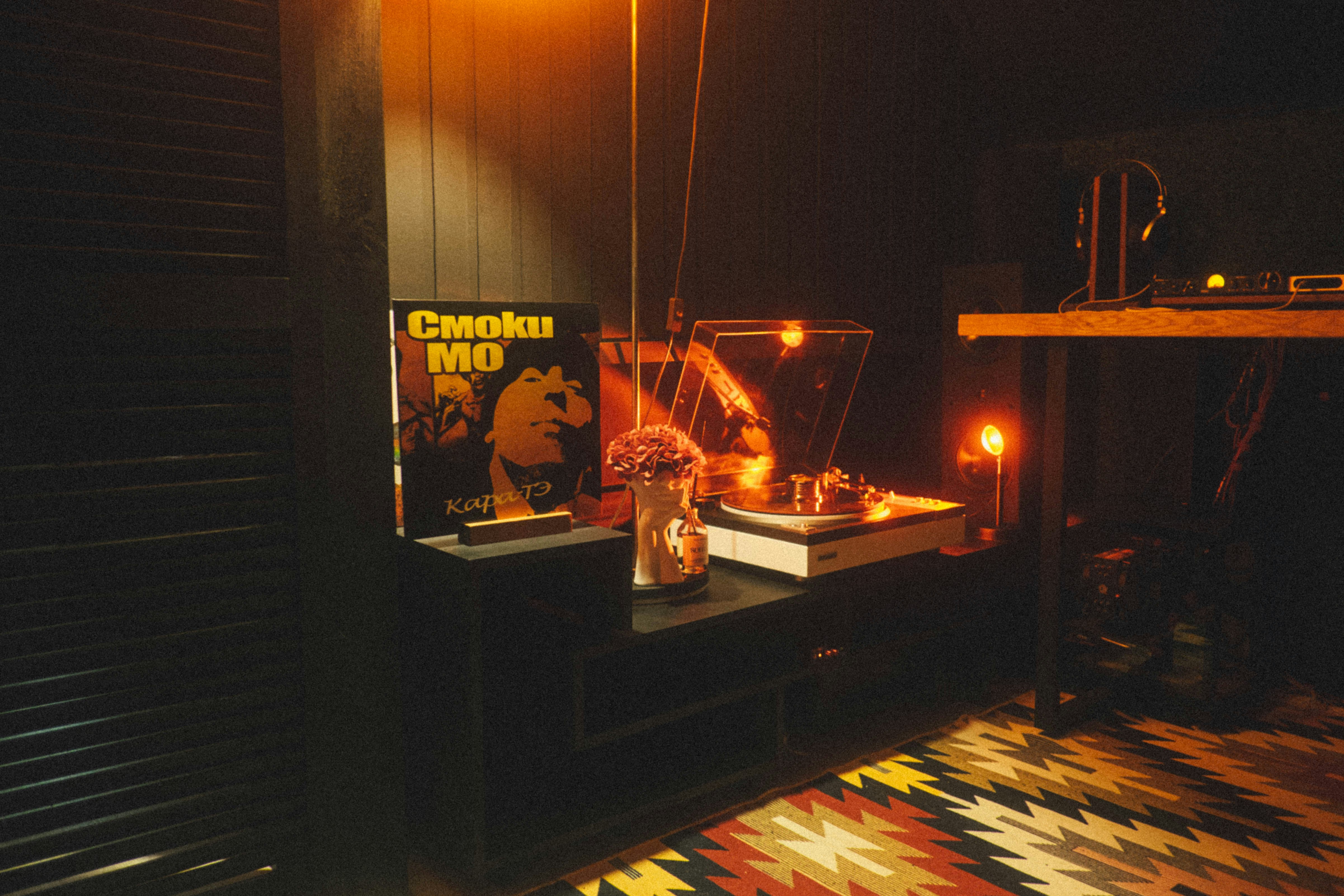 Retro Turntable Glow in a Quiet Midnight Nook