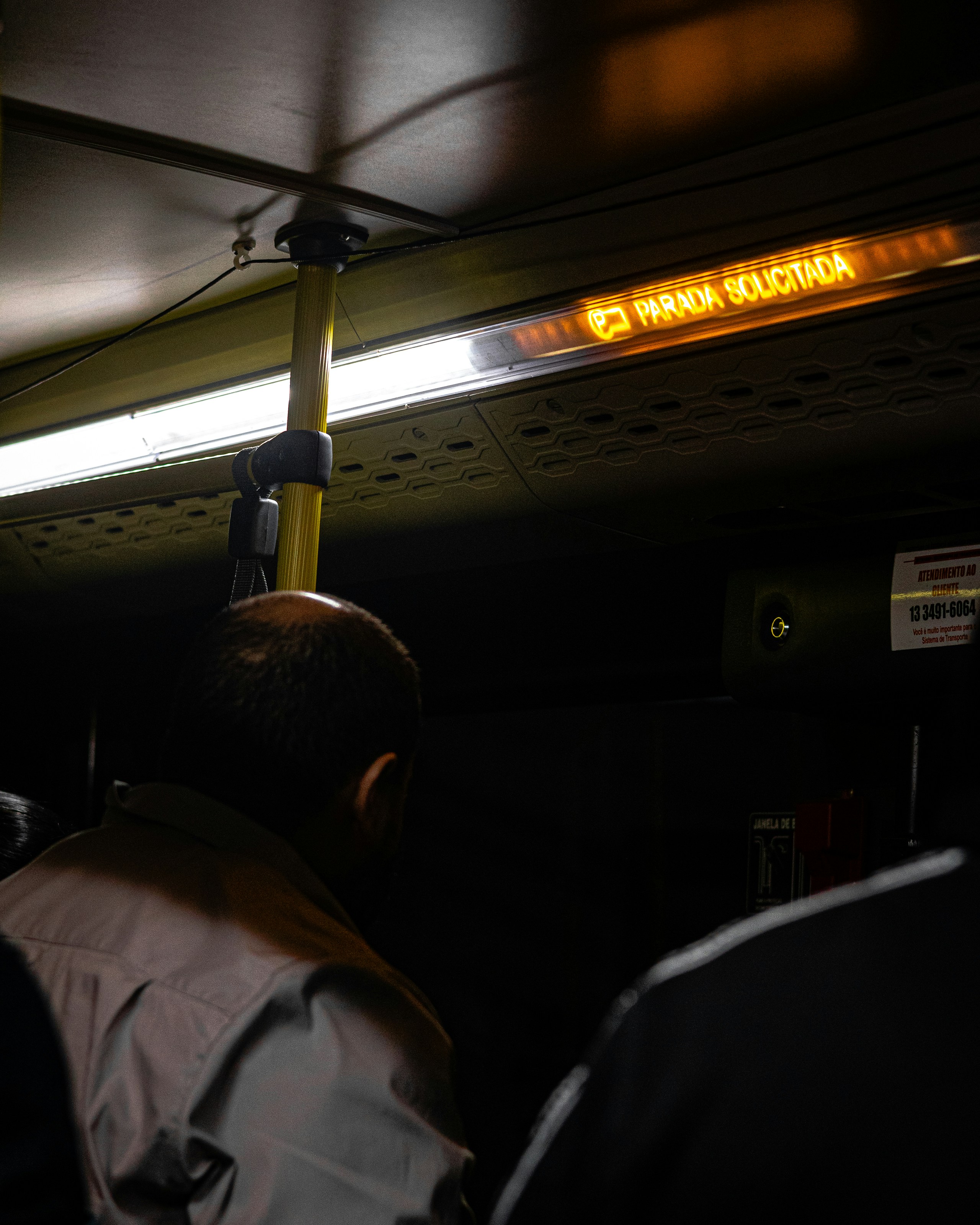 Midday Underground Echo: A Quiet Moment in the Transit Car