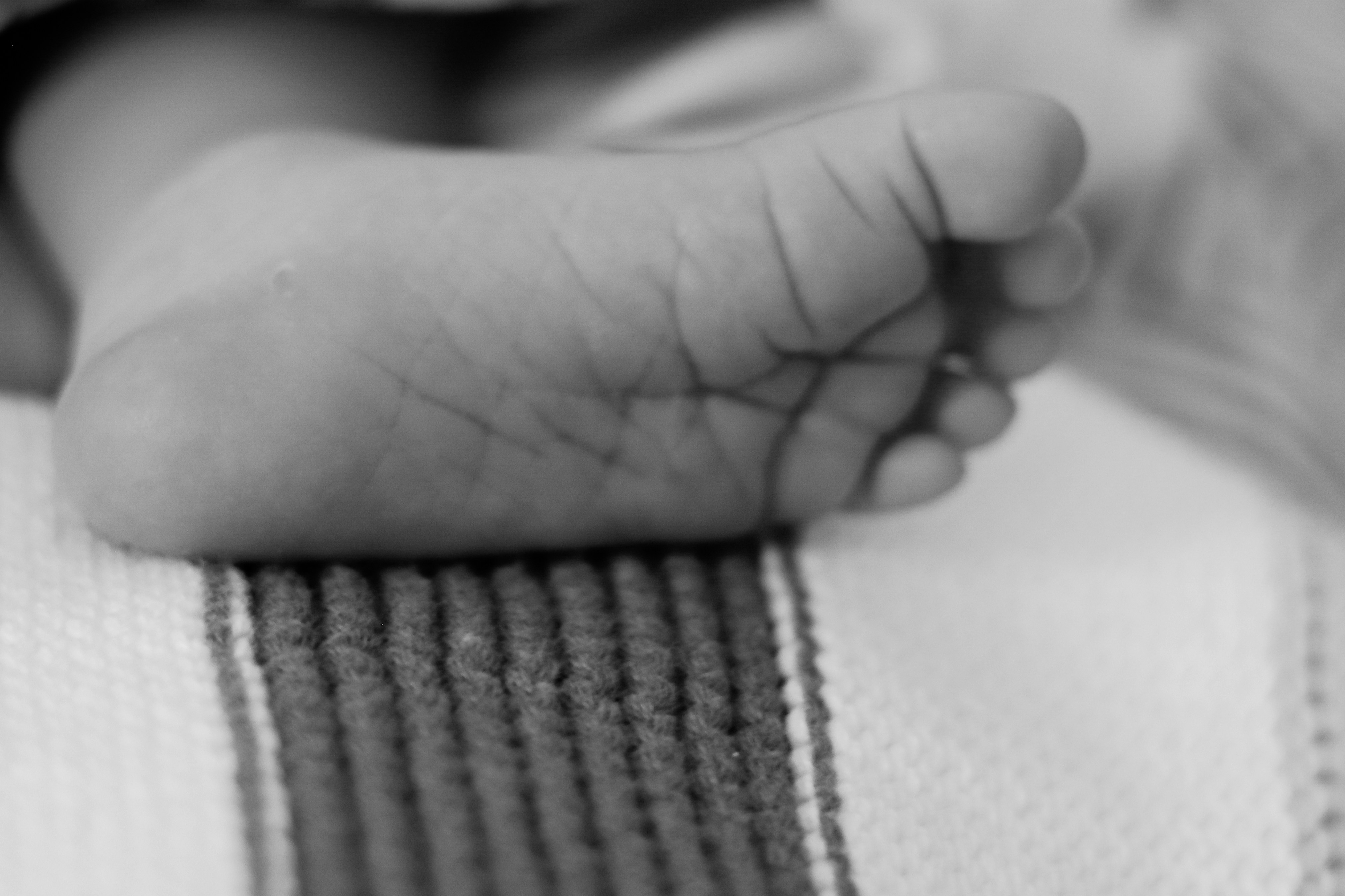 Gentle Rest: A Tiny Footprint on Soft Texture