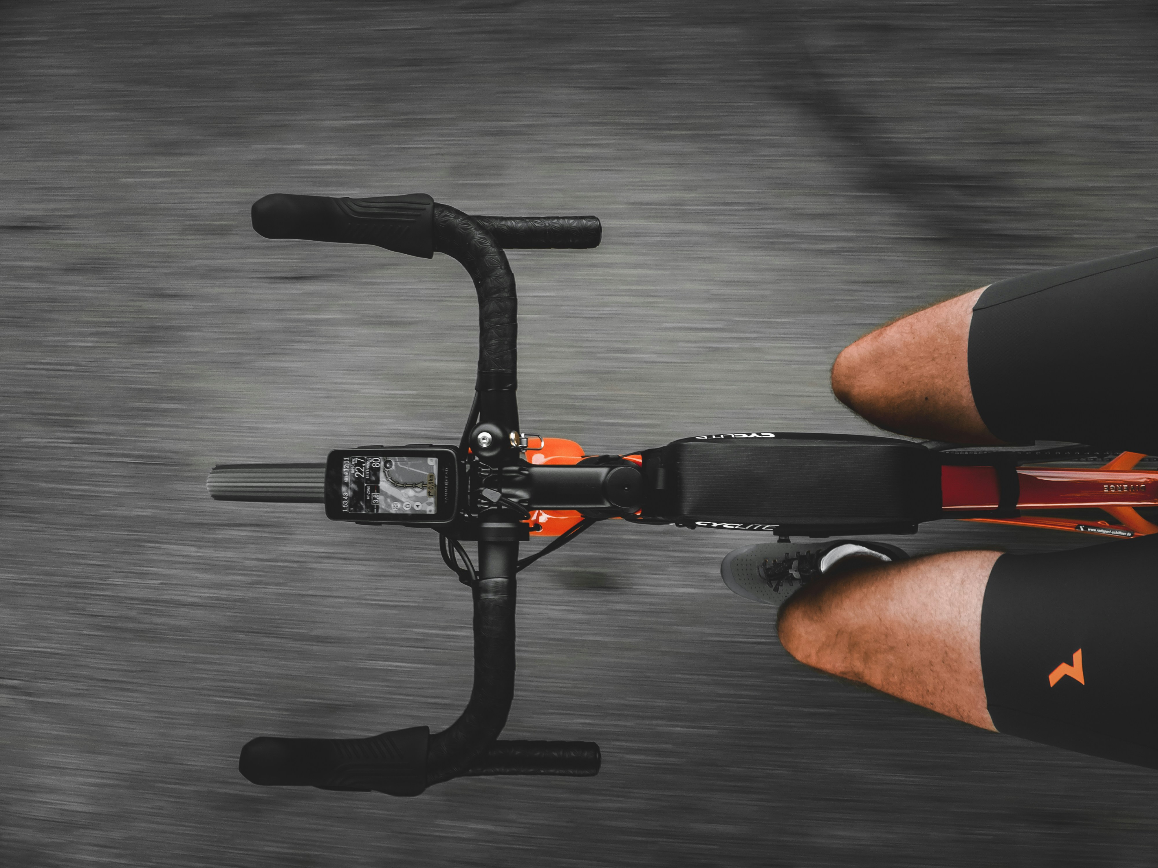 High-speed Grip: Framed Focus on the Steering Console