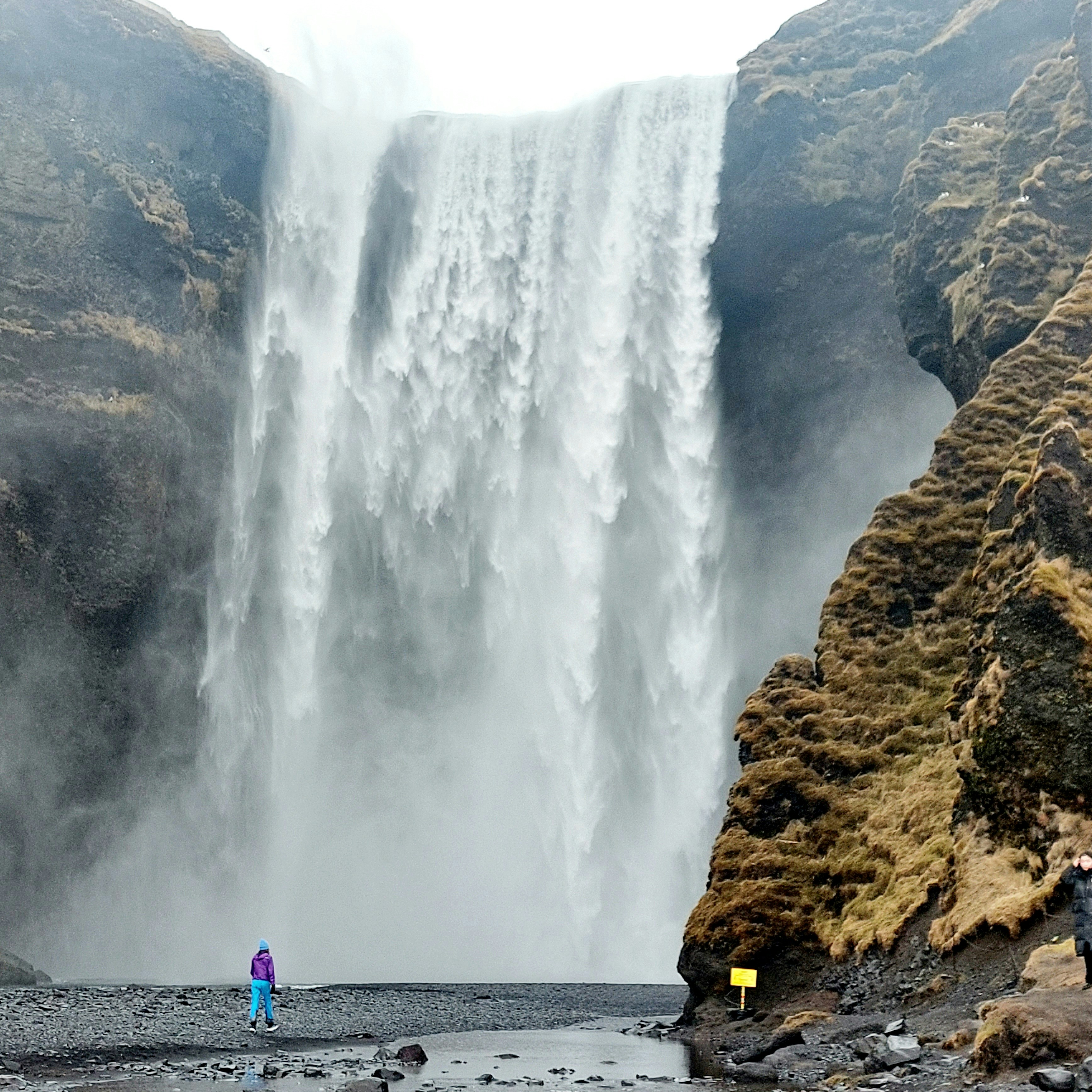 Giant Cascade at the Cliff’s Edge
