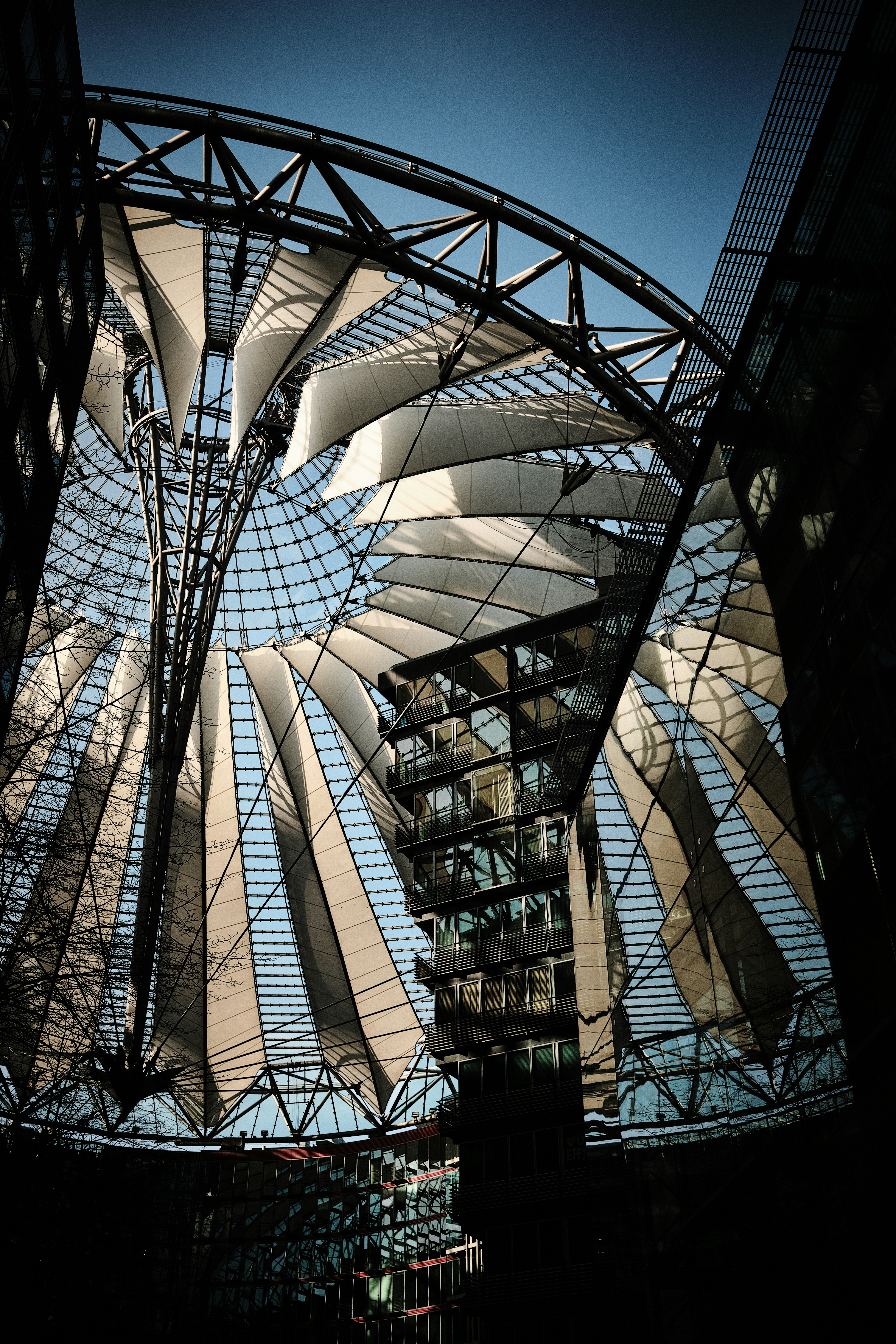 Geometric Crown: The Sky-Bridge Cathedral of Steel