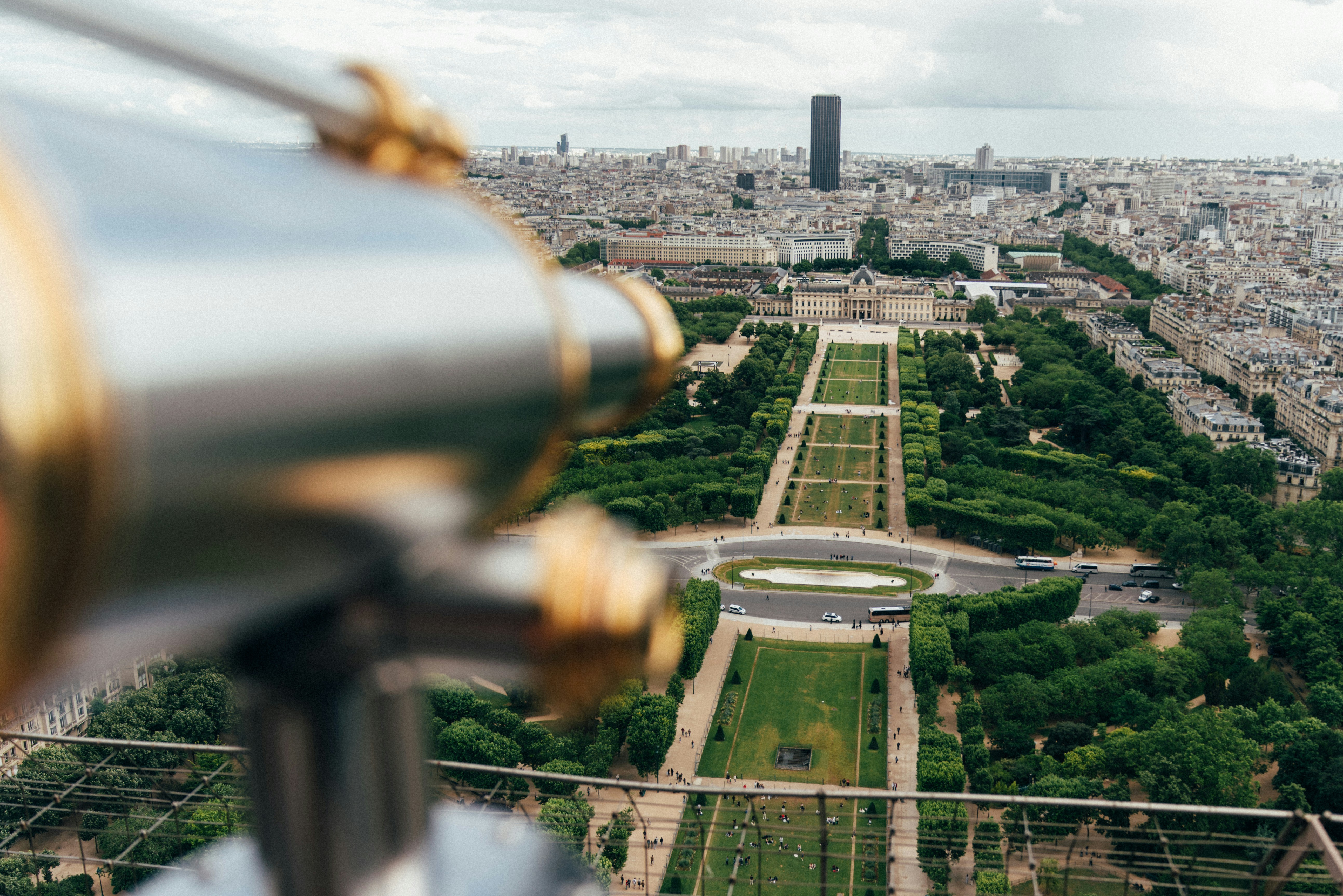 Guardians of the Treetop Avenue: a bird’s-eye sweep over Paris from the observation deck
