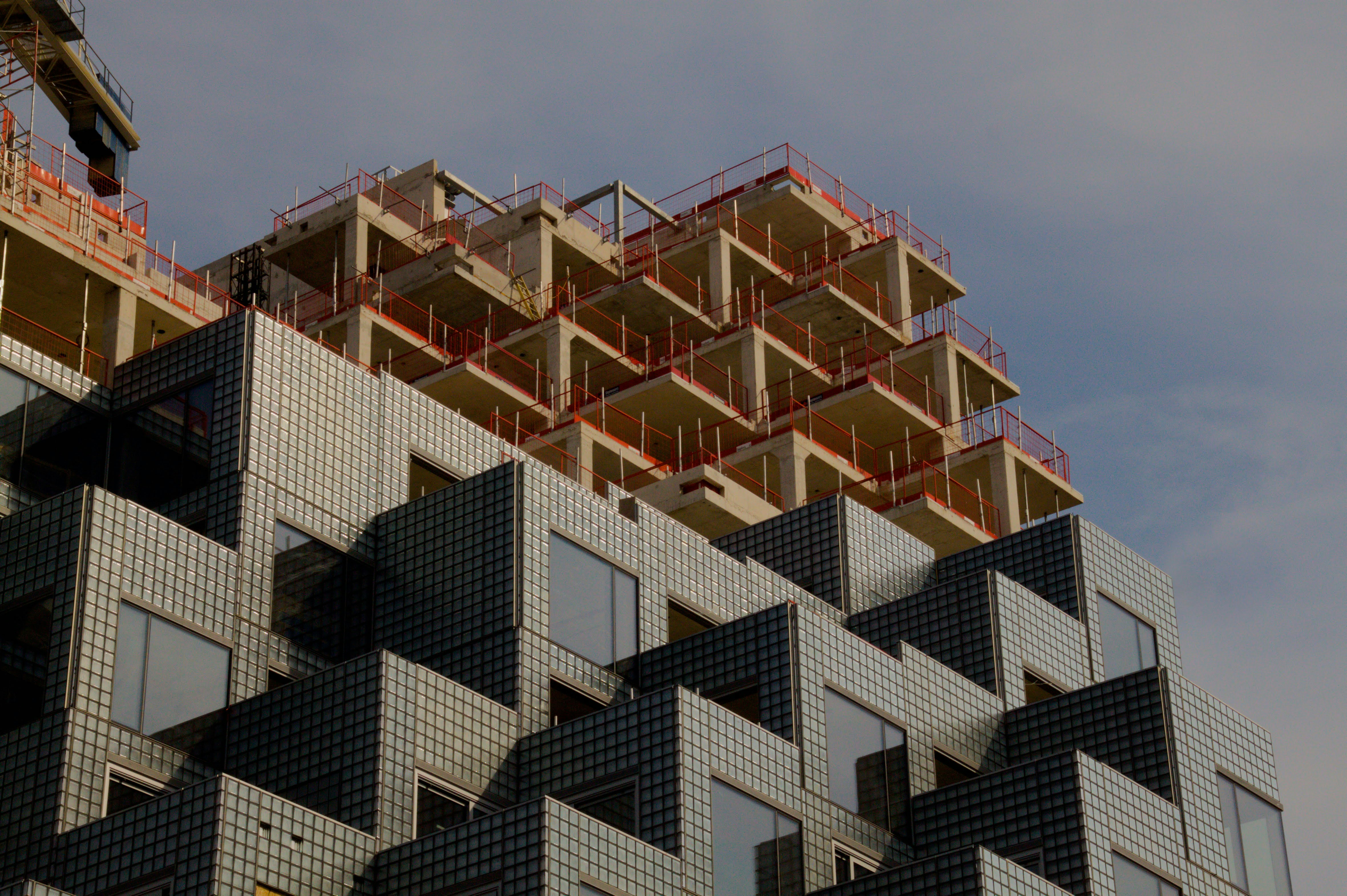 Geometric Facade: Stacked Cubes under Construction