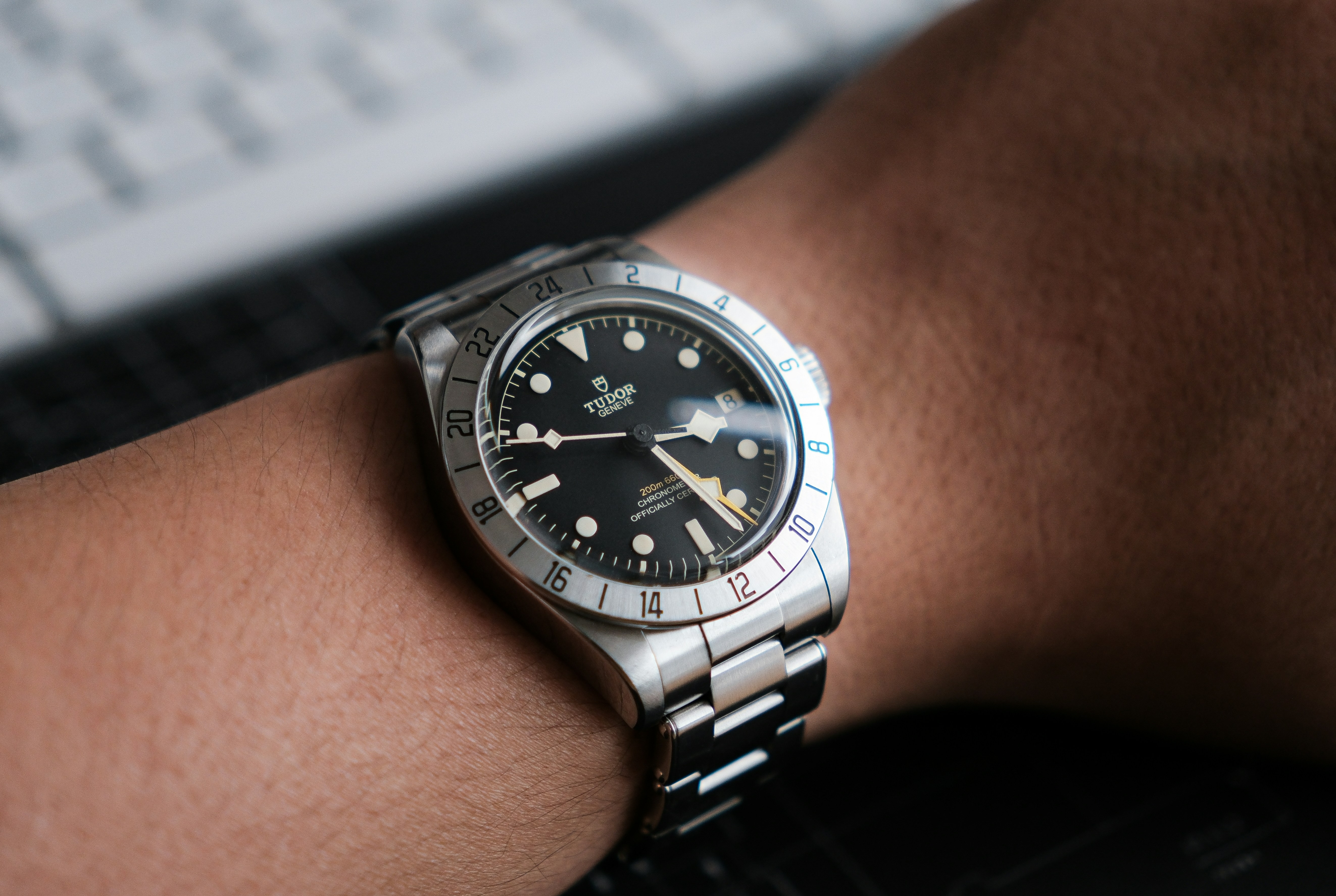 Stainless Beat: A Timepiece Resting on the Wrist
