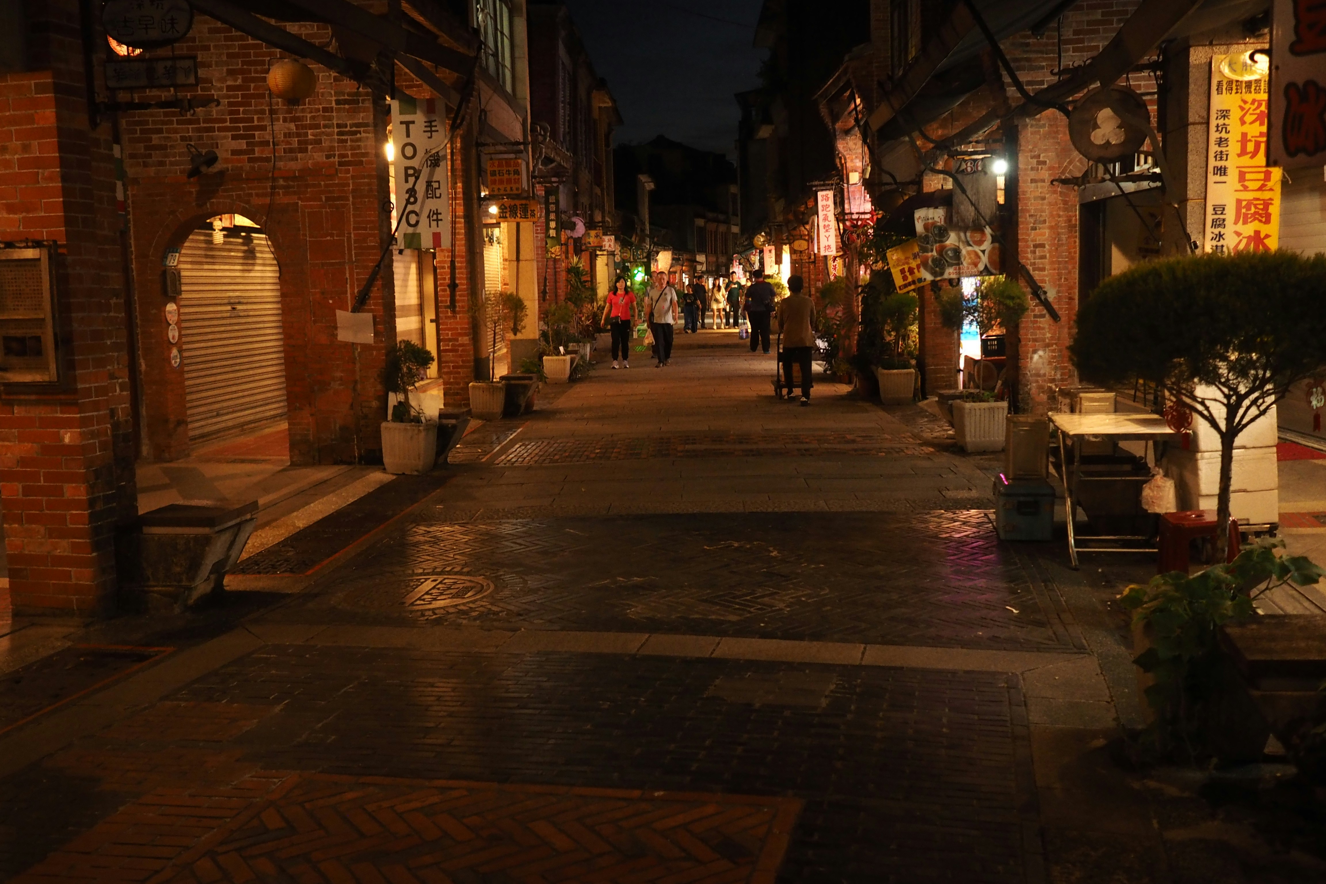 Night Market Alley: Lanterns Guiding a Quiet Parade