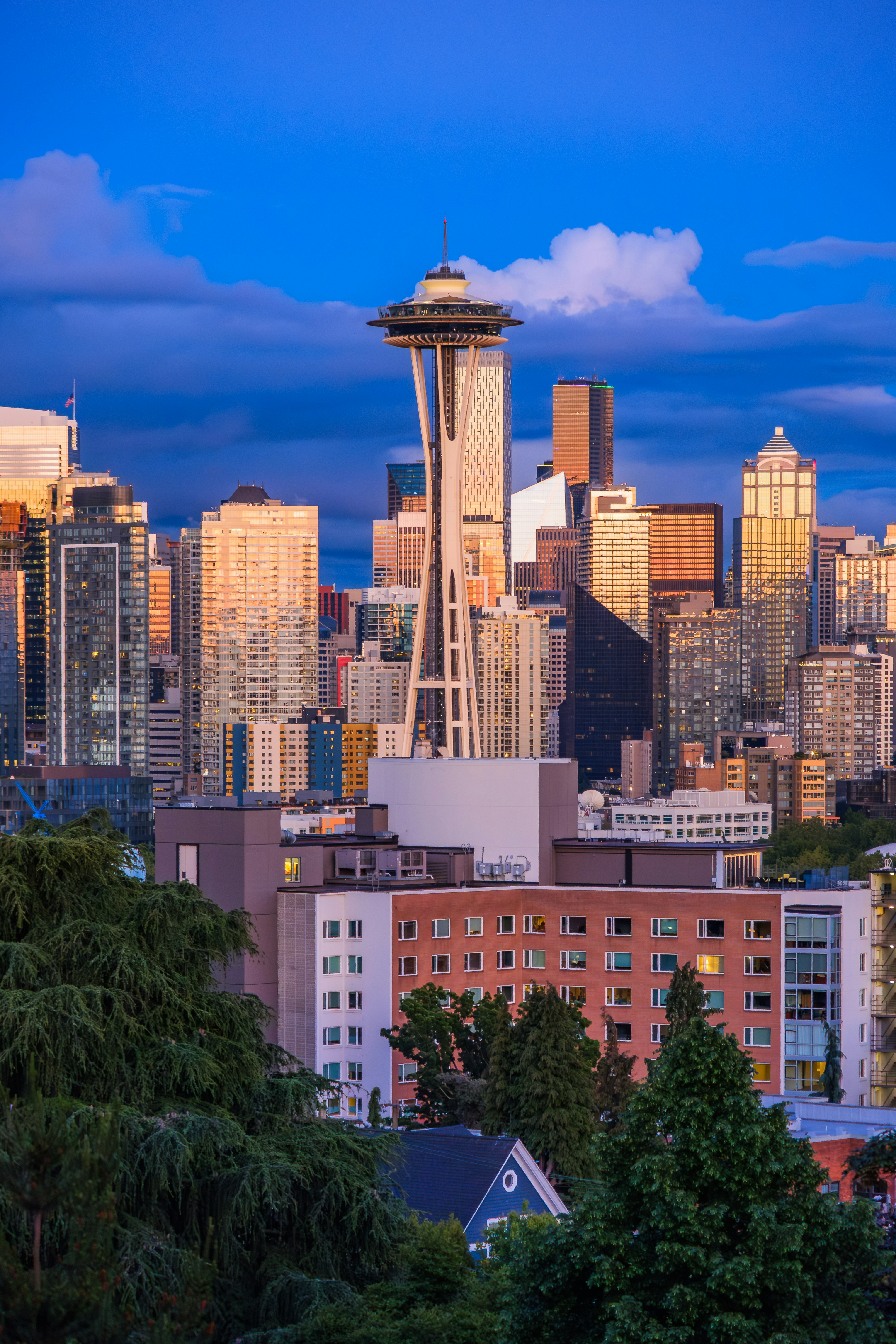 Nightfall Over the Needle: Seattle's Waterfront Silhouette