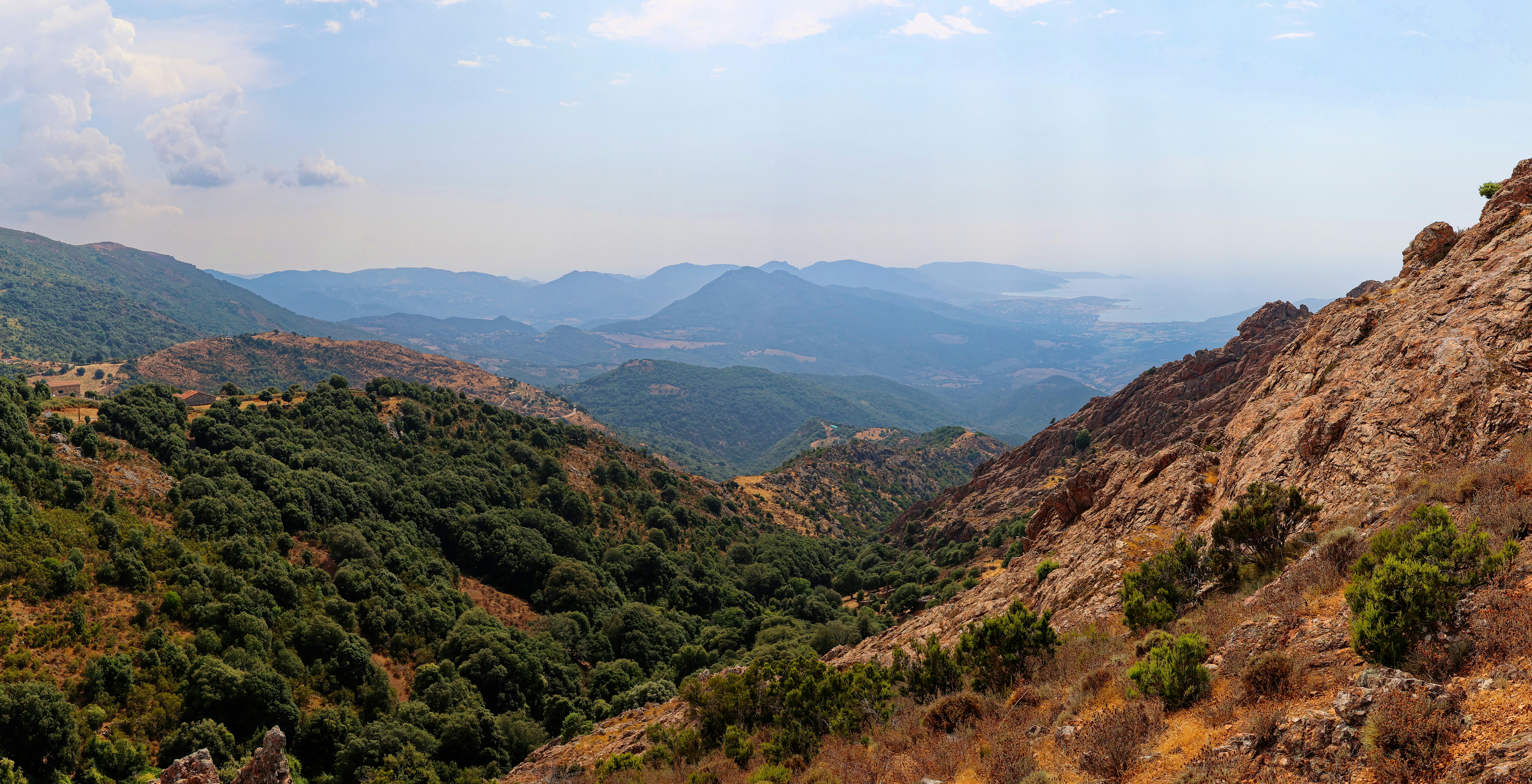 A viewpoint just below the pass