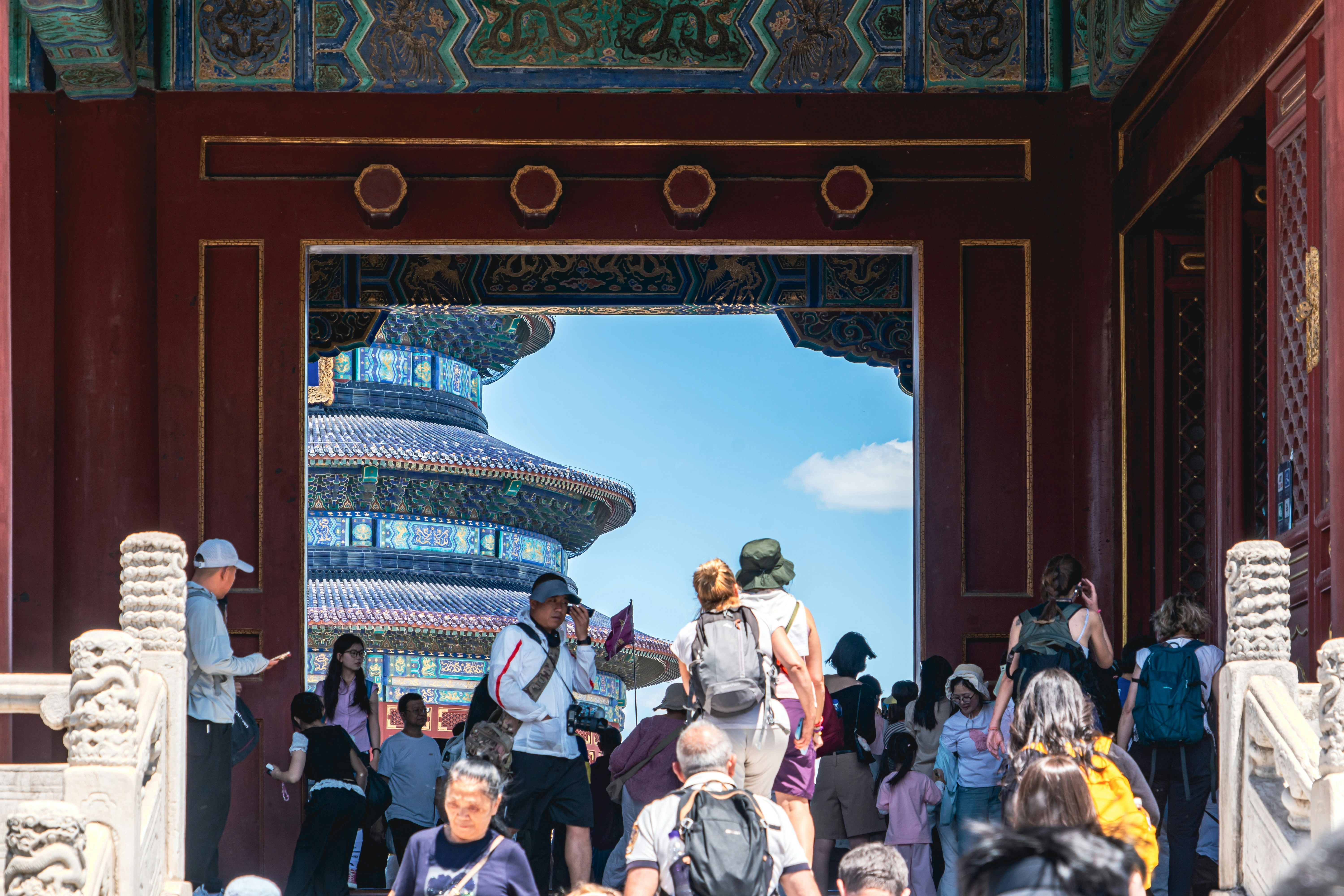 Crowded Gateway to a Pagoda: Framing a Grand Temple Hall