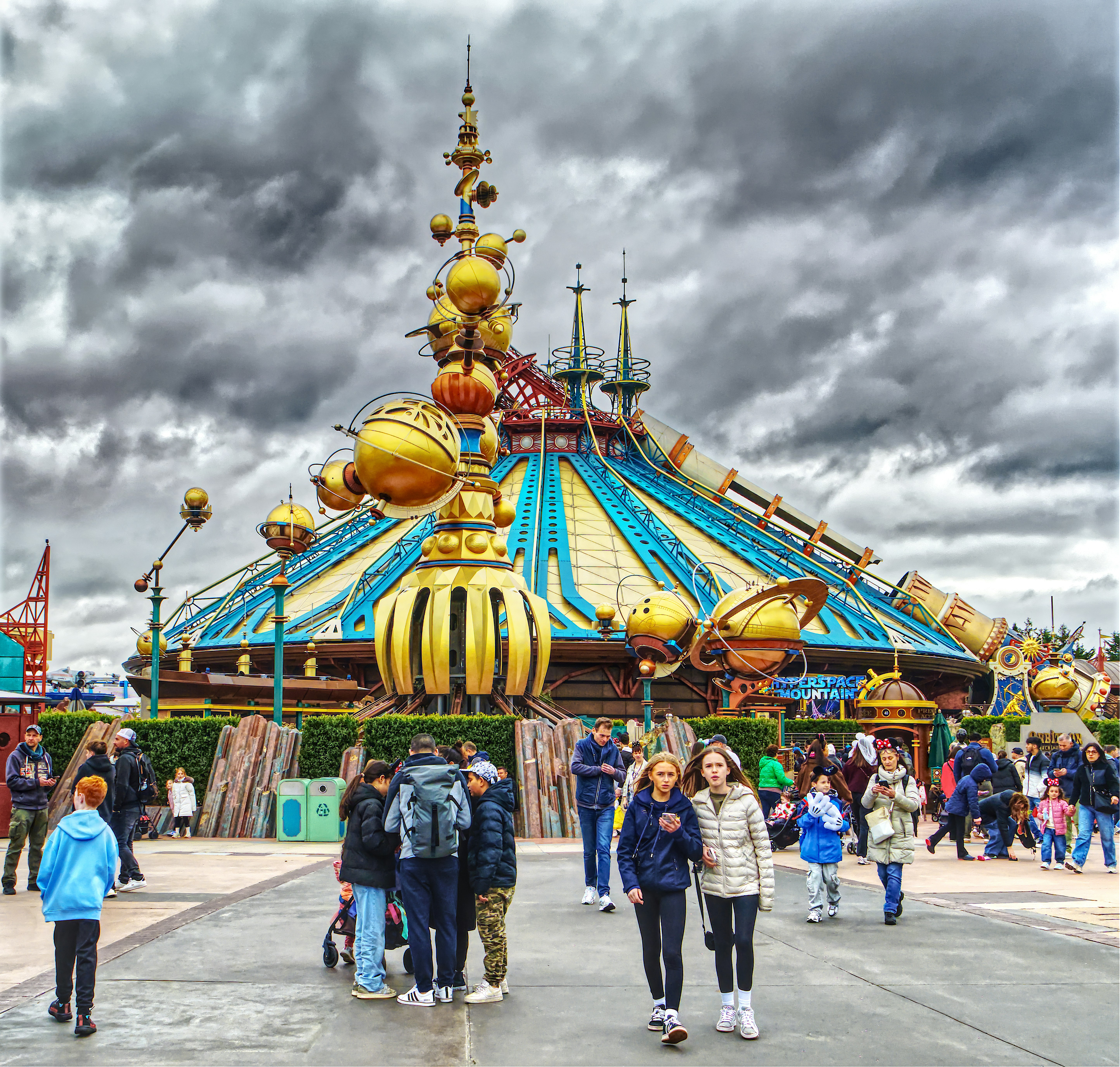 En route vers Space Mountain.