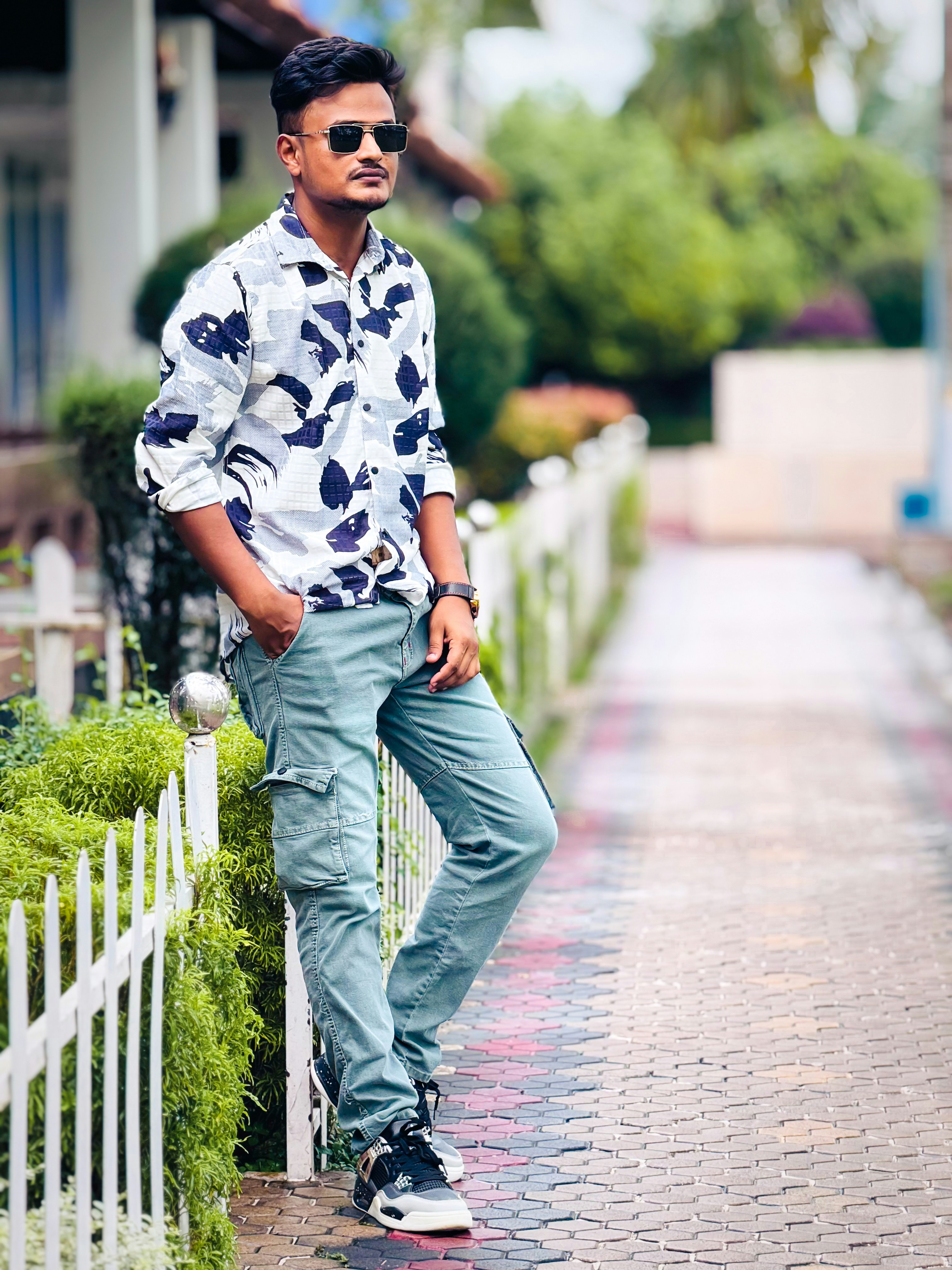 Casual Precision: A Street-Style Moment in Sunlit Balance