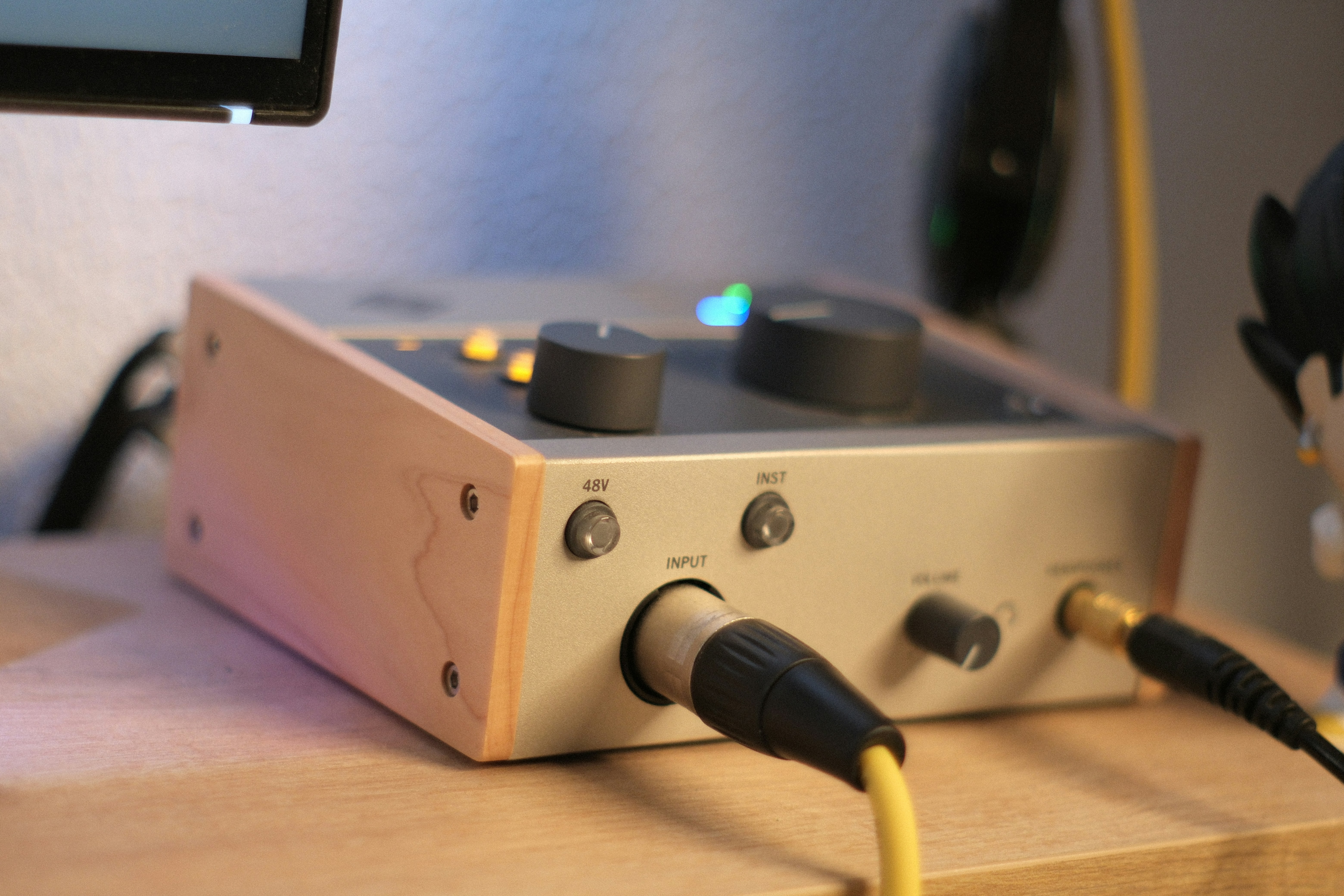 Hi-Fi in Focus: A Wood-Cased Audio Interface on a Desk