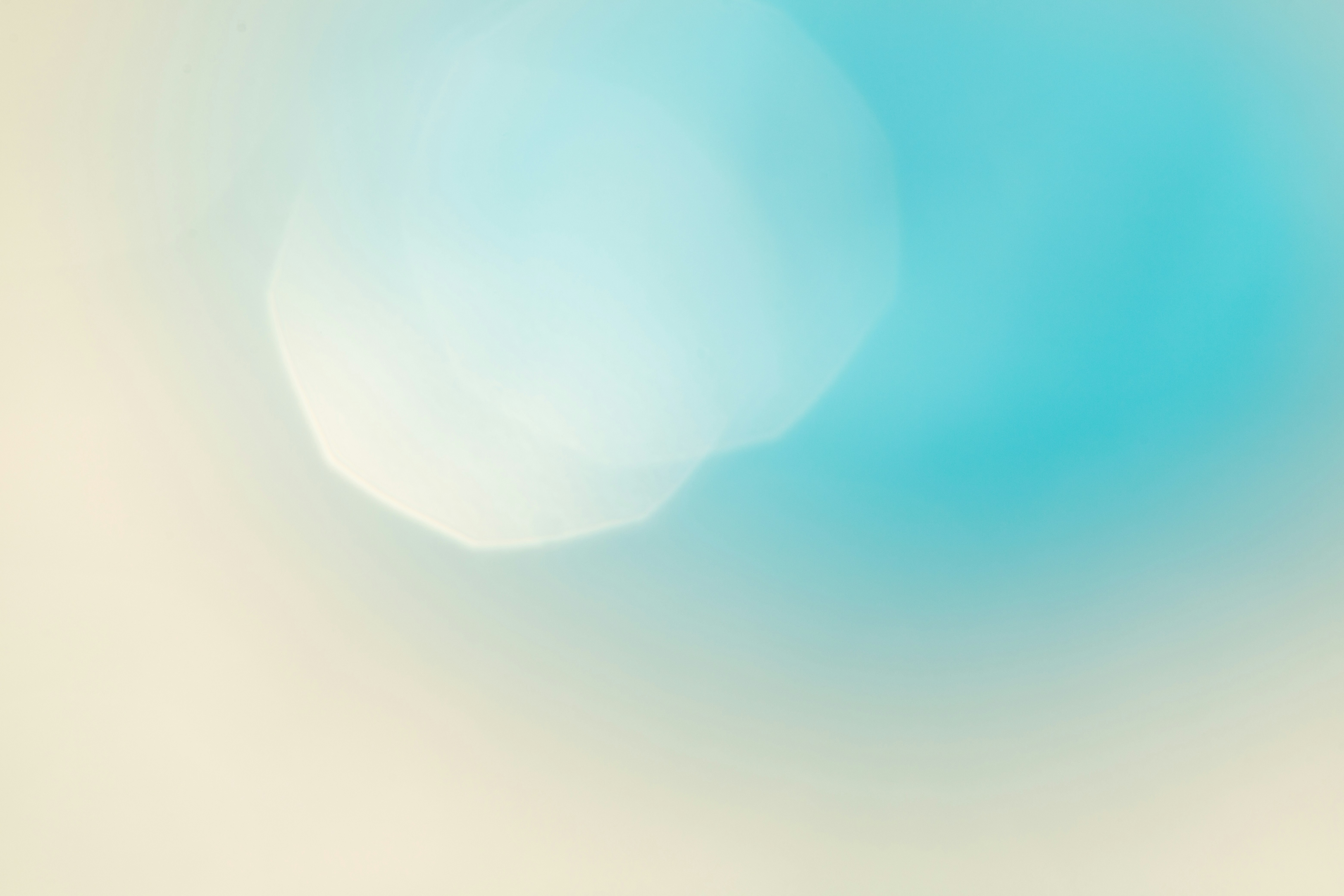 Soft Dawn Blur: A Tranquil Gradient of Light
