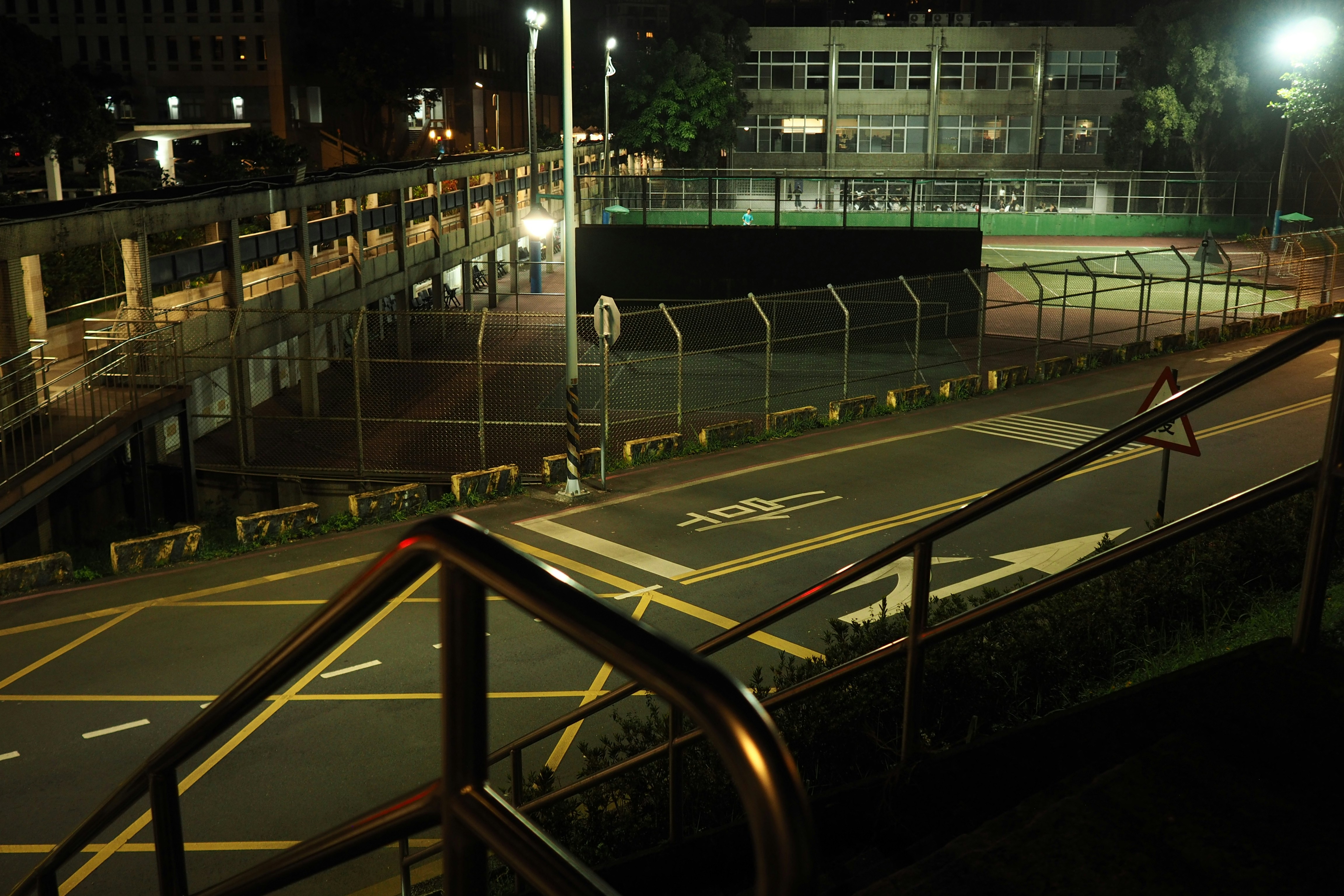 Nightfall at the Empty Ring Road