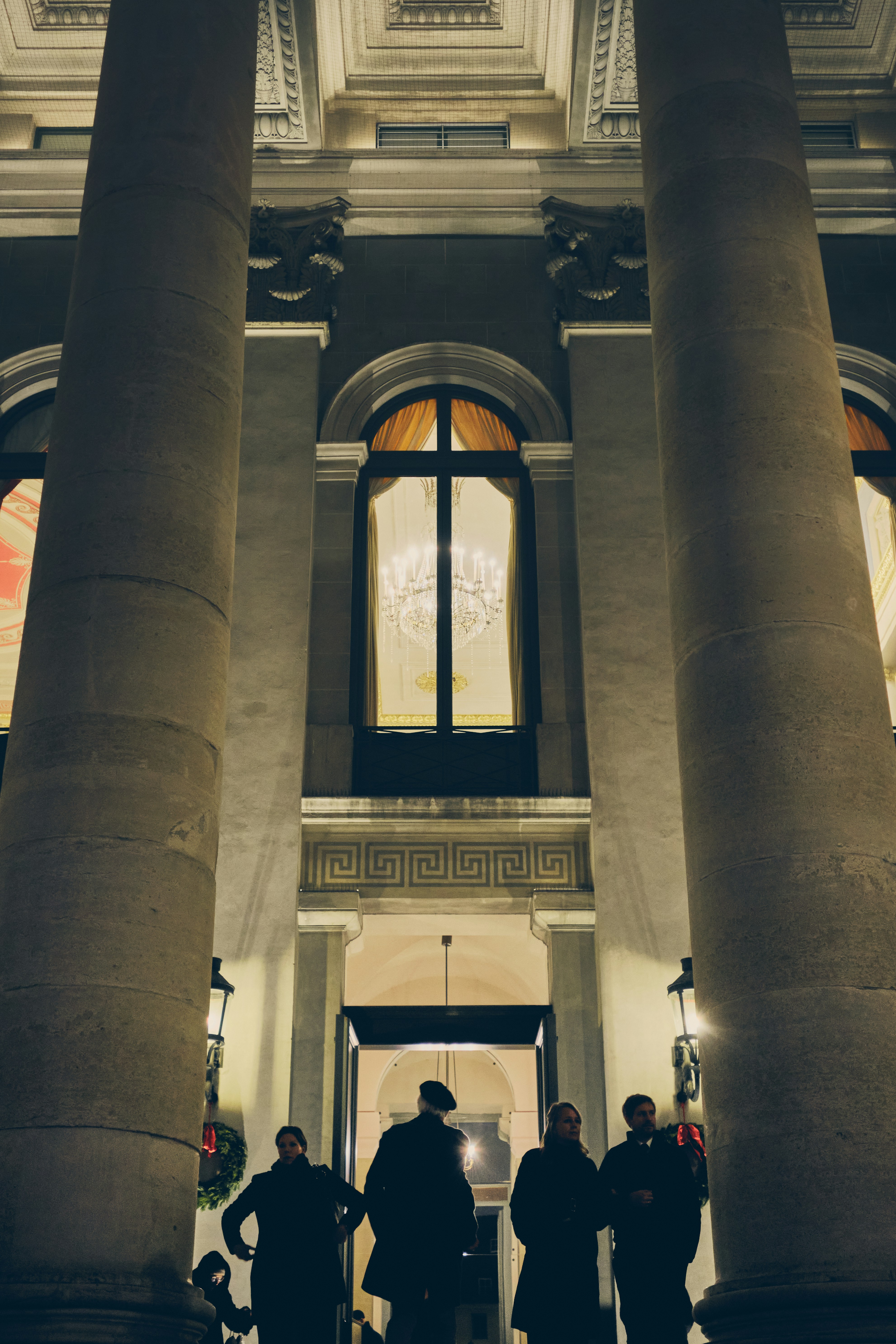 Columns of Silence: Evening Gesture inside a Grand Hall