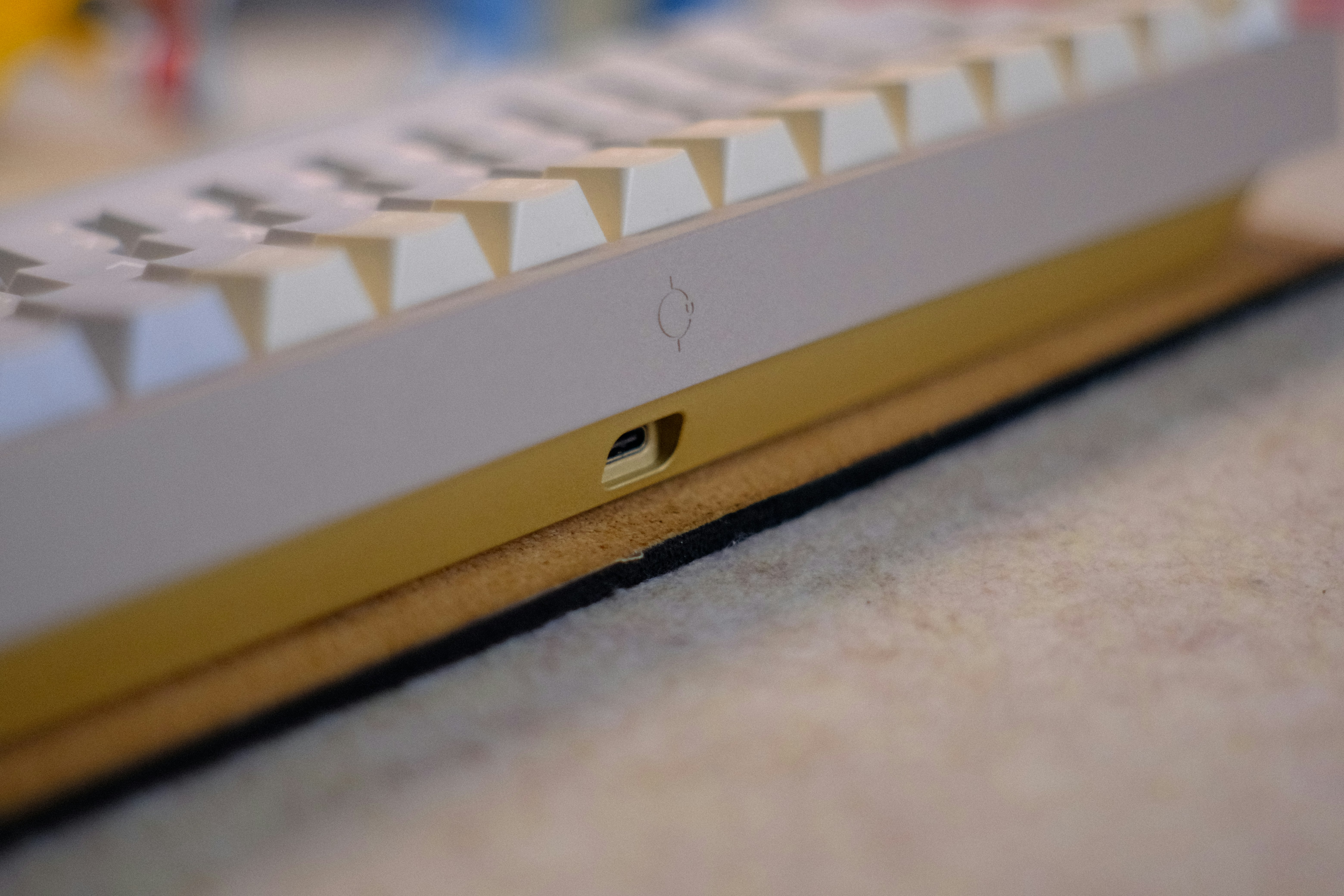 USB-C Port on a Narrow-Grooved Keyboard Edge