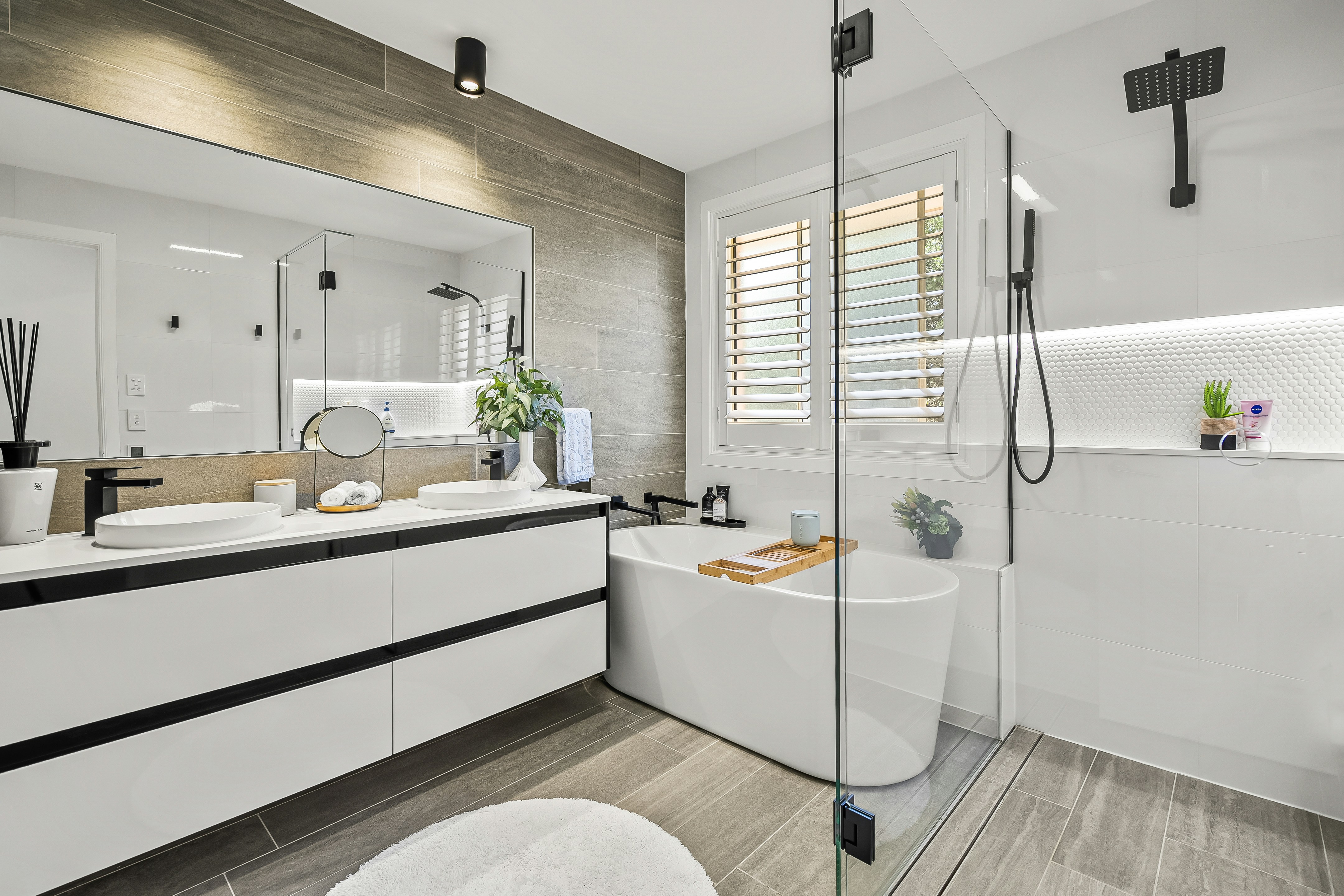 Minimalist Spa-Style Ensuite with Free-Standing Bath and Glass Shower