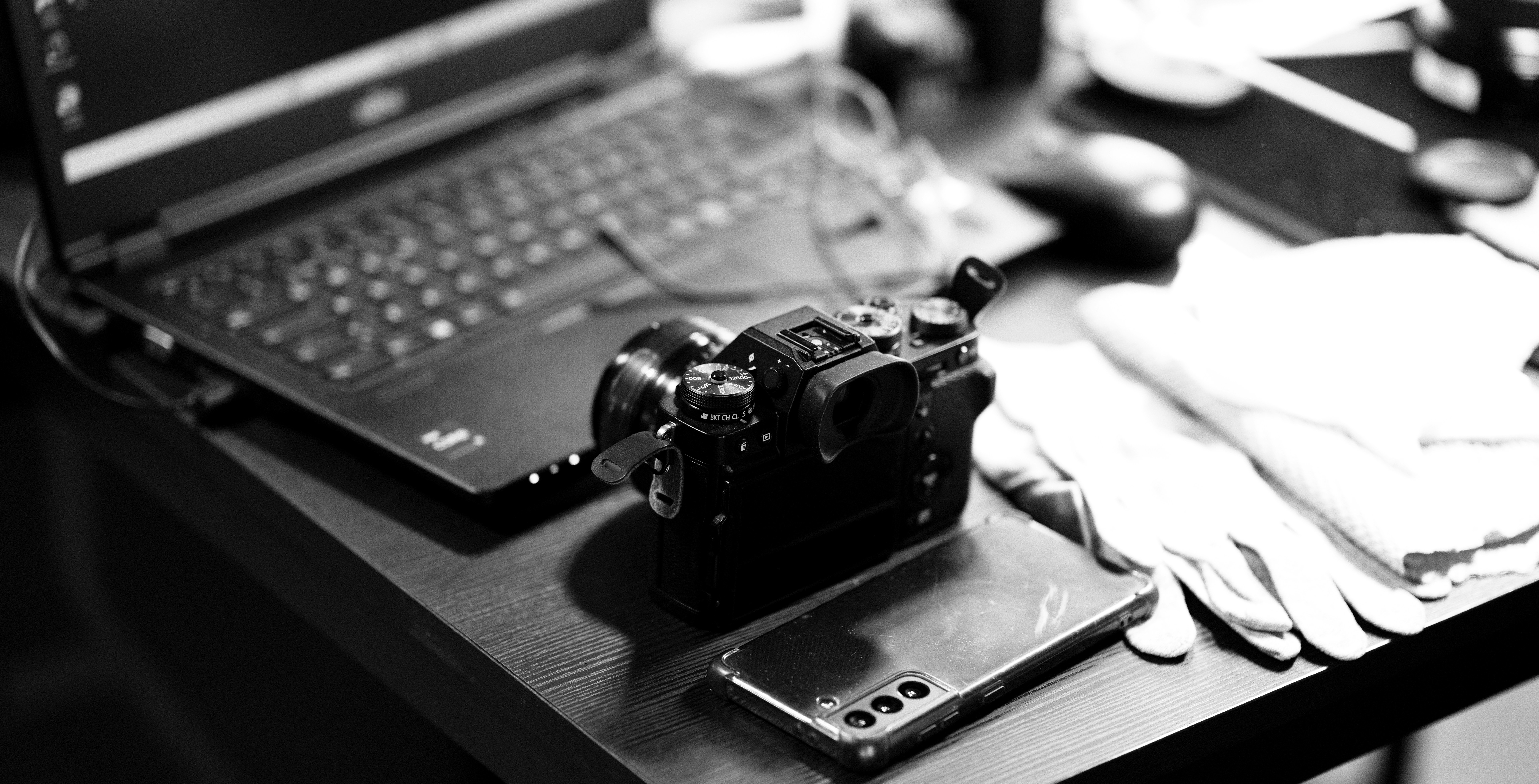 Desk-top Silence: A Mirror, a Lens, and a Moment