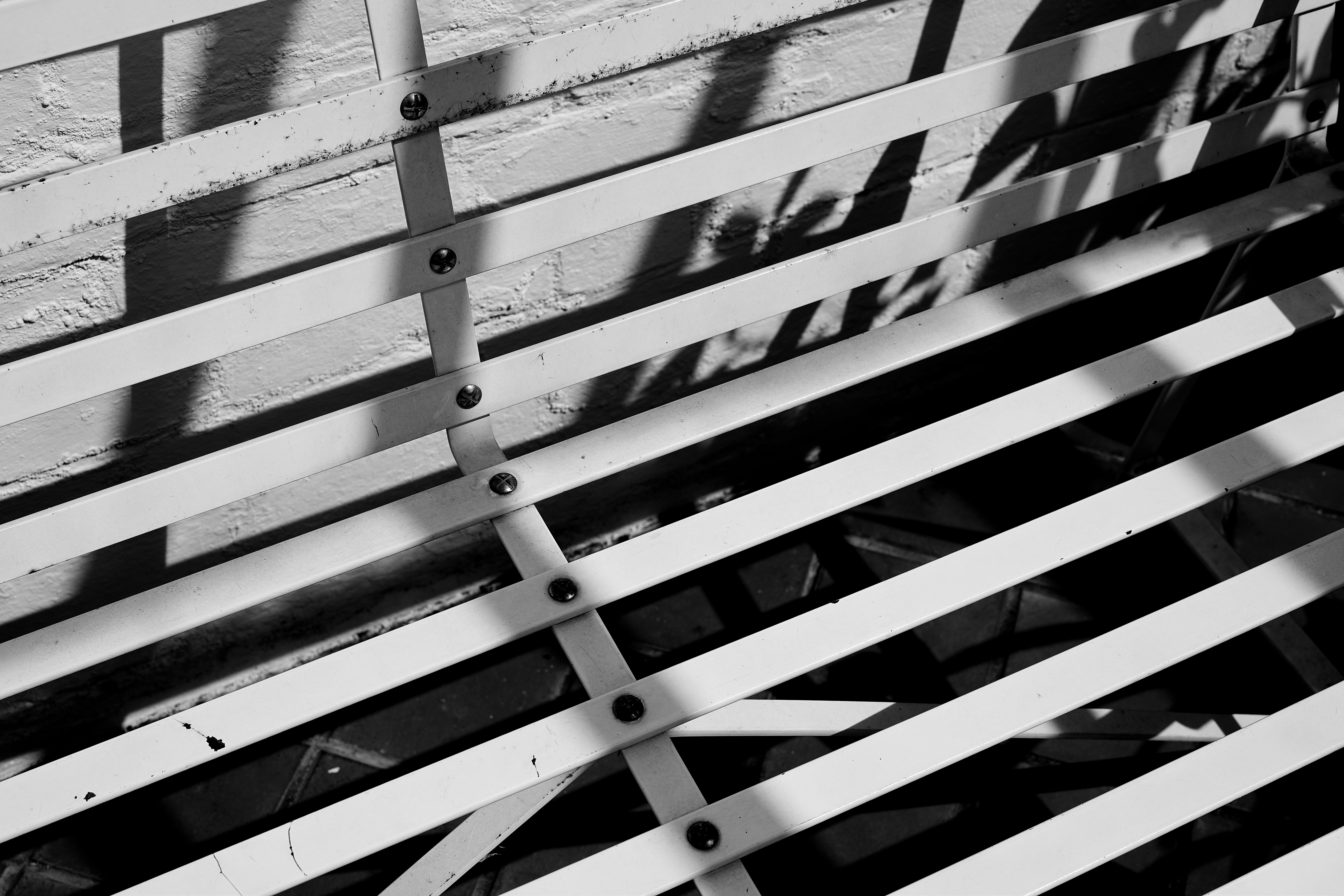 Crosshatch in Shadow: Geometry of Light and Steel