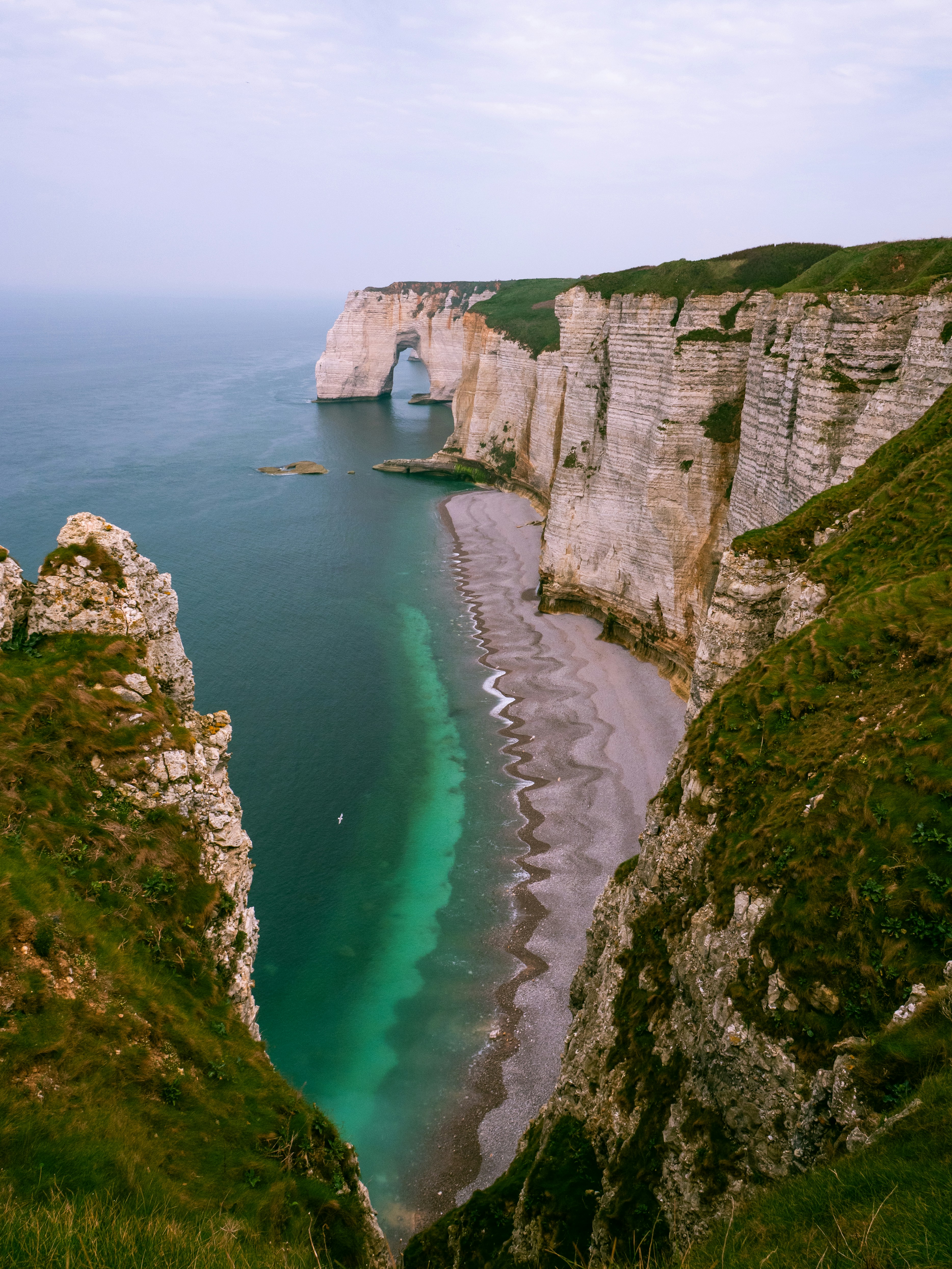 Sea Arch Overlook: Cliffs, Emerald Channel, and Echoing Coast