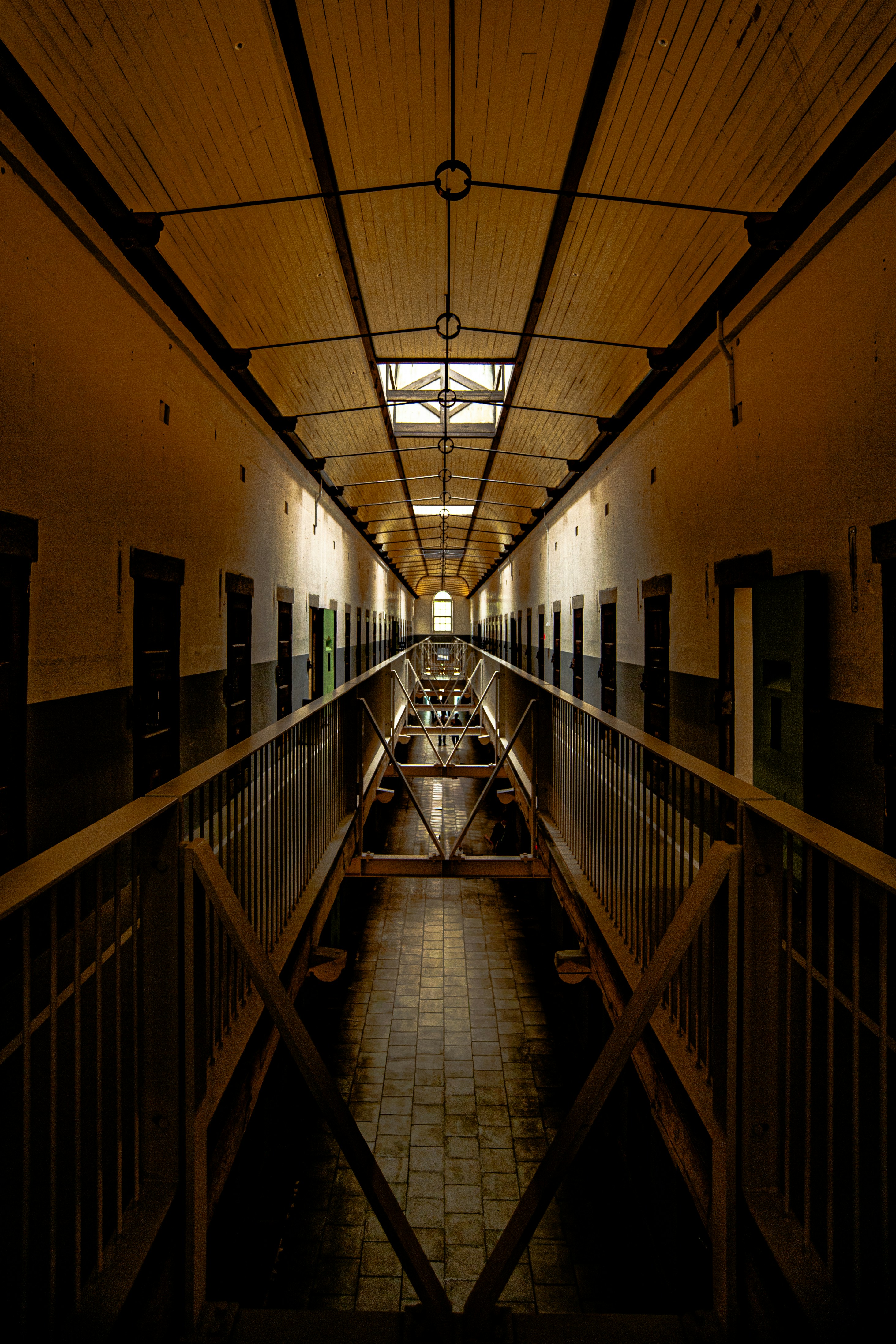 Echoes of Confinement: A Long Corridor Brought to Light