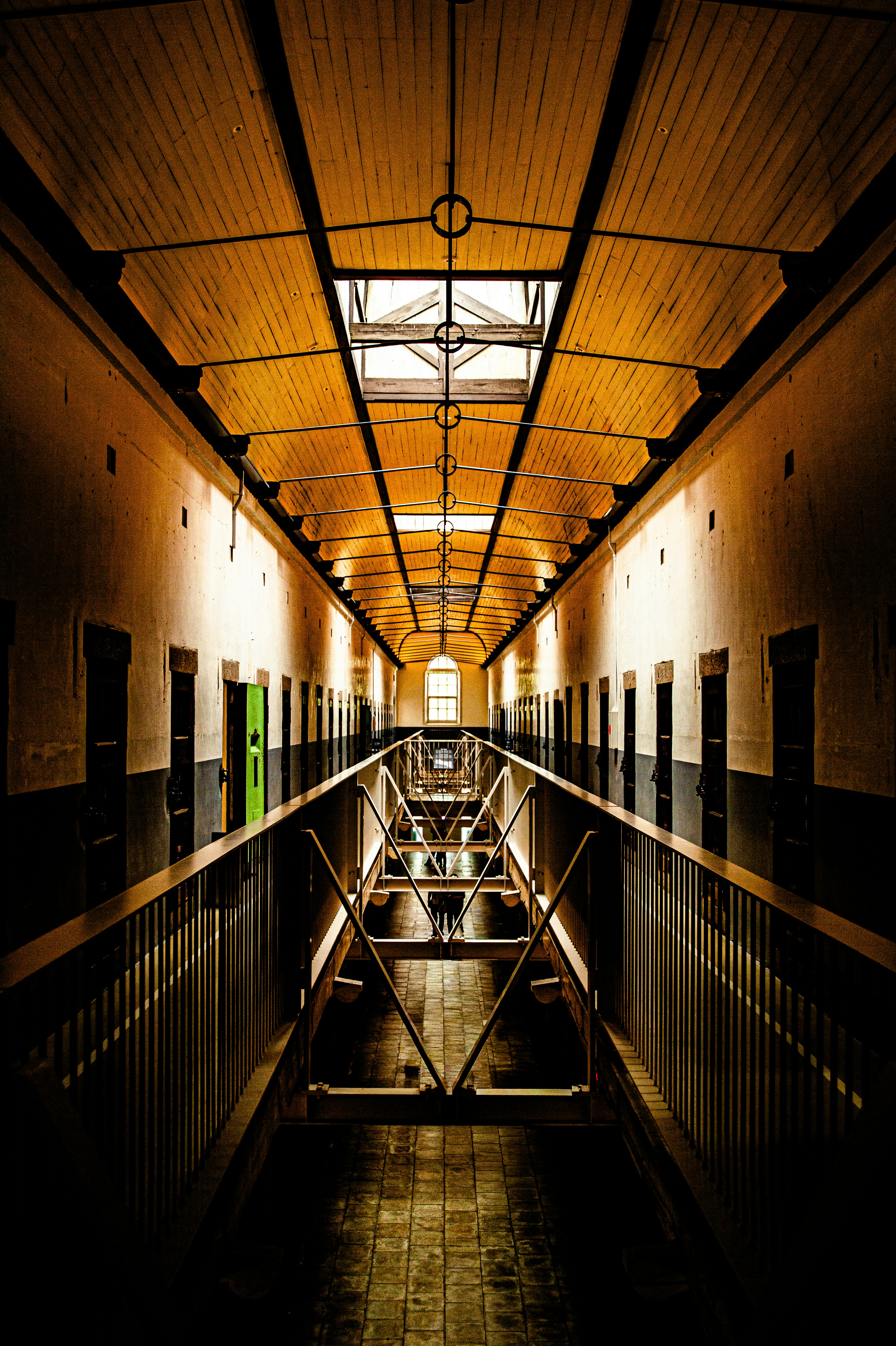 A Descent Through the Long Corridor of Echoes