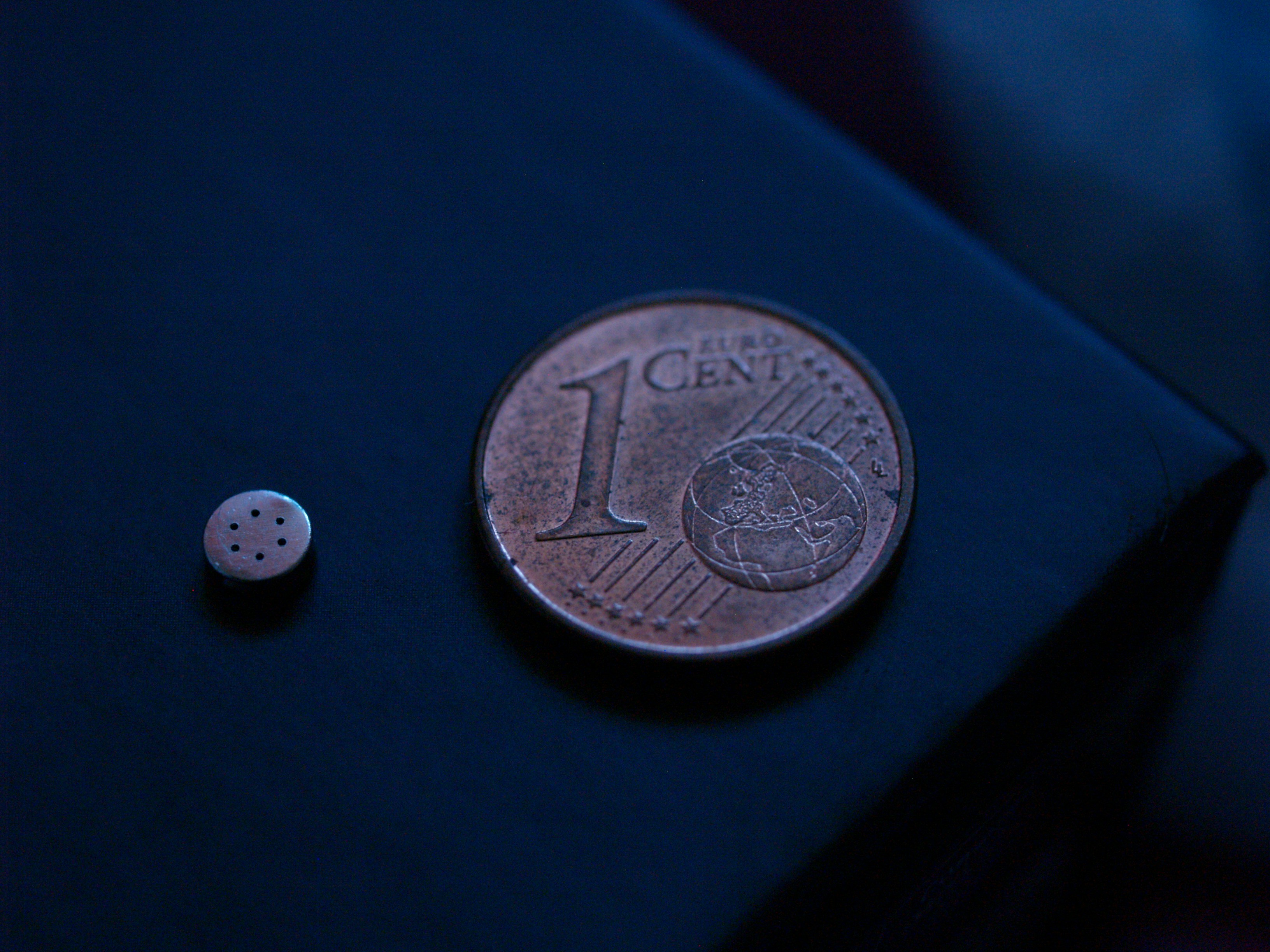 How small a microphone can be 1 cent for size reference.