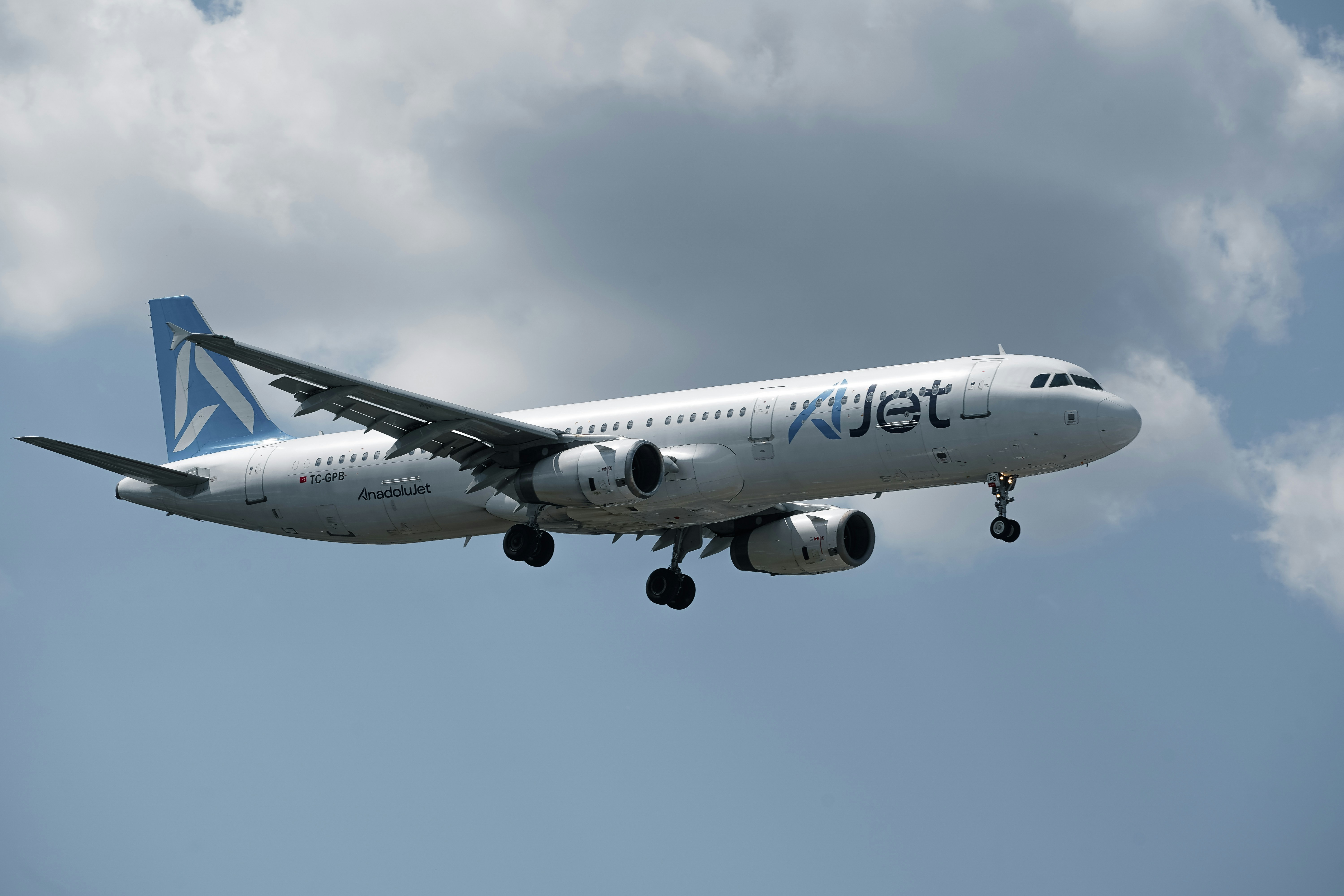Jet in Profile: A Skyward Approach to a Quiet Descent