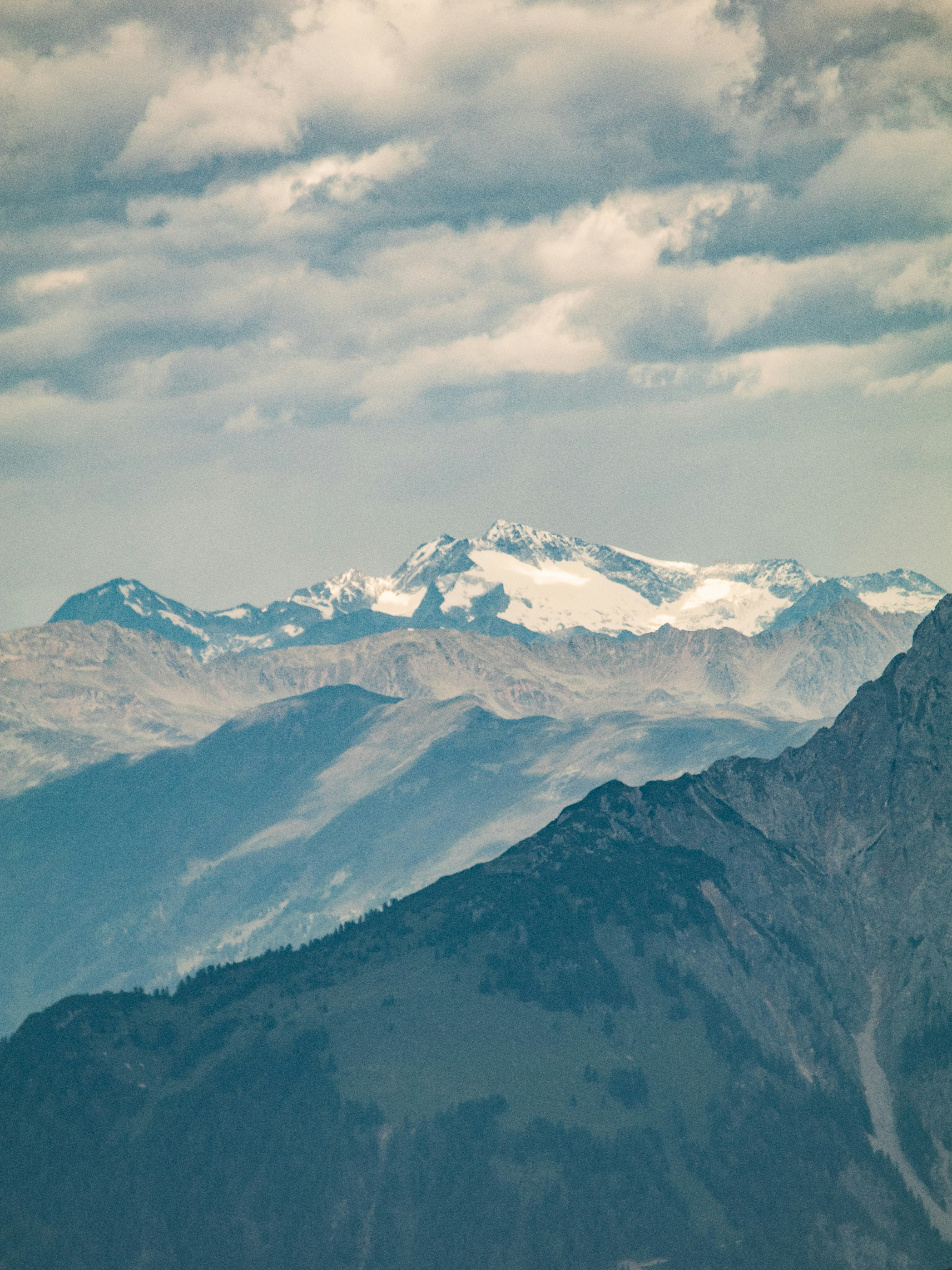 Snow-Crowned Ridge: A Quiet Dawn Over the Dolomites