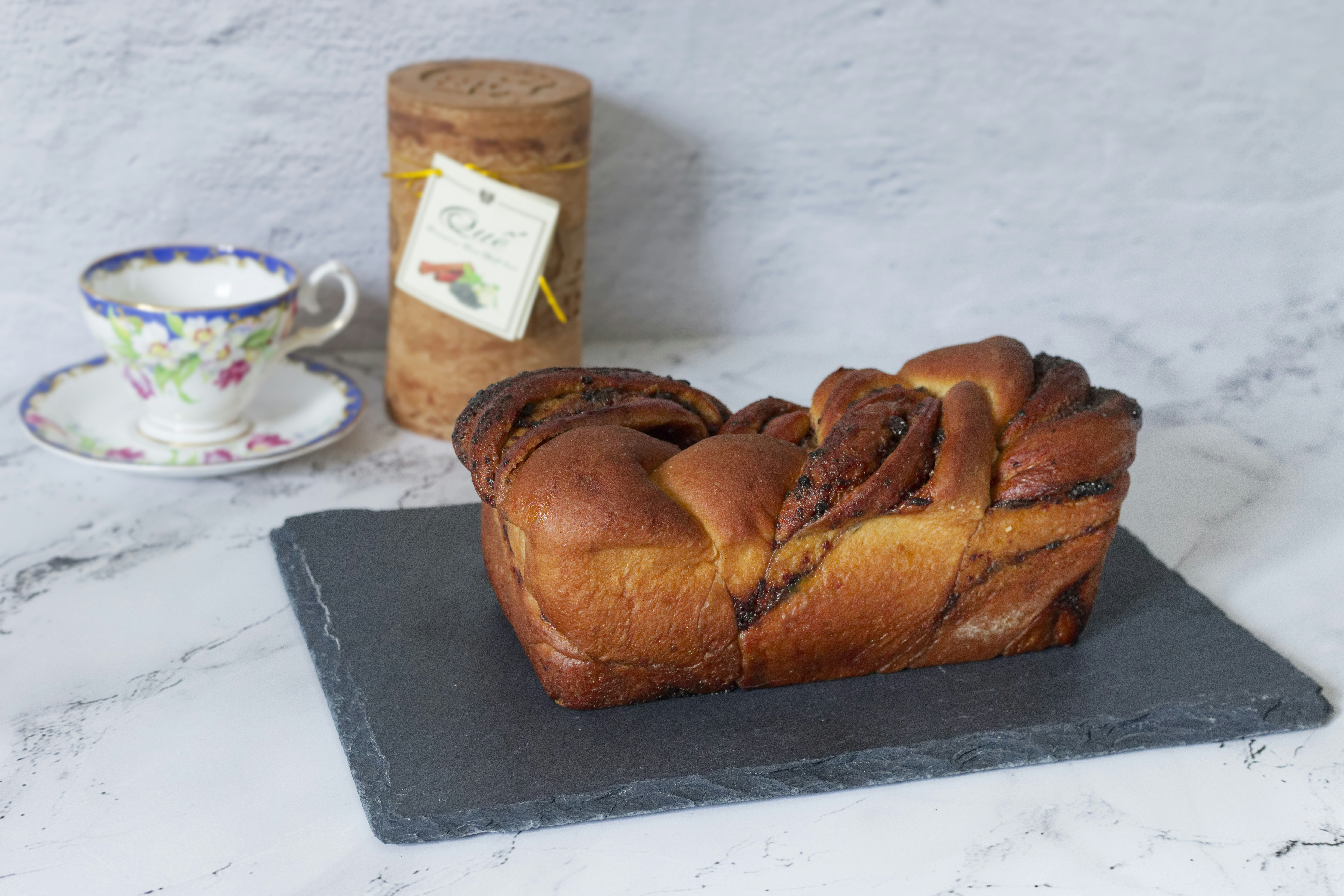 Honey, cinnamon and fruit Babka